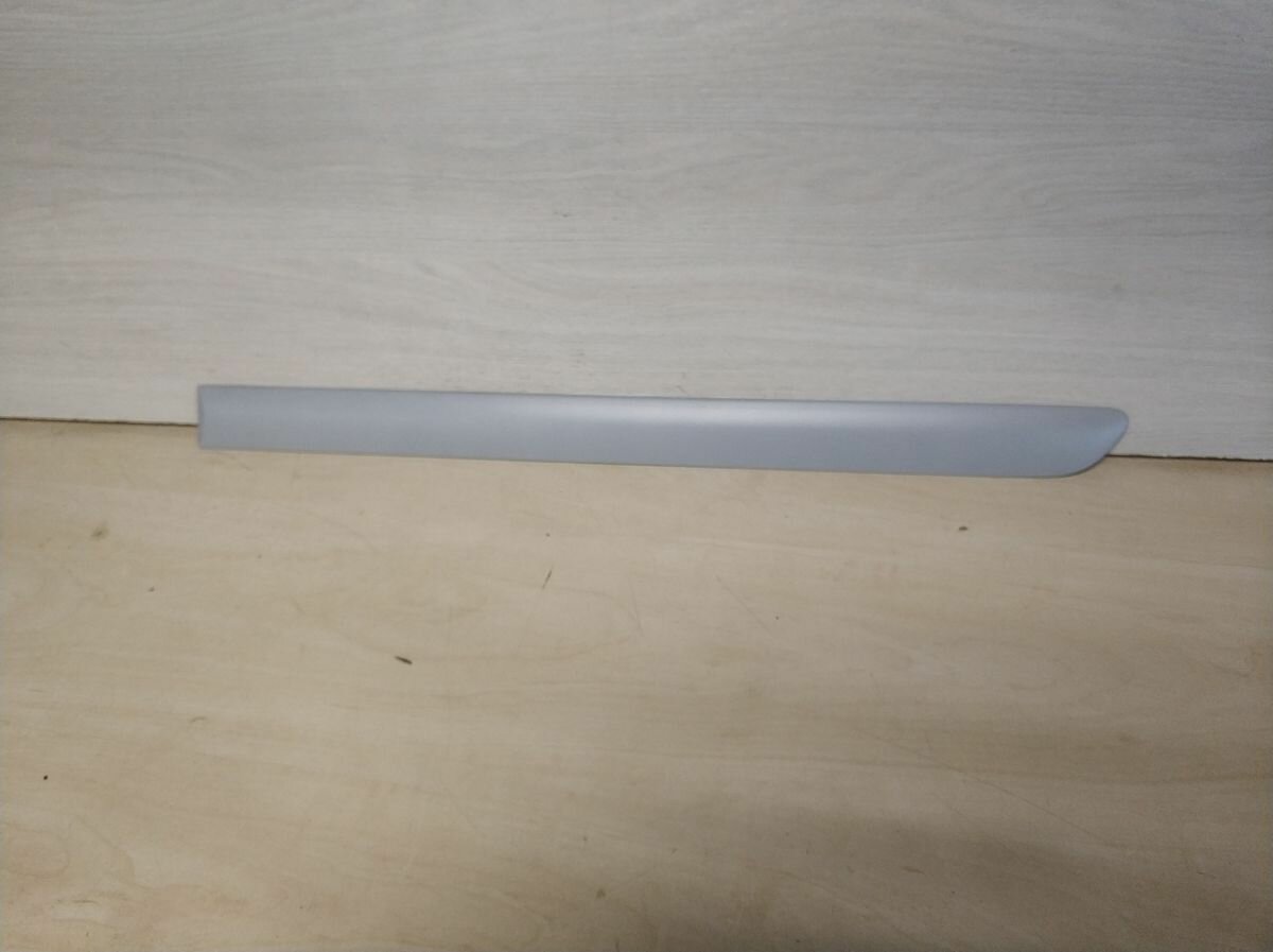 Молдинг двери задней левой Volkswagen Golf 5 Plus