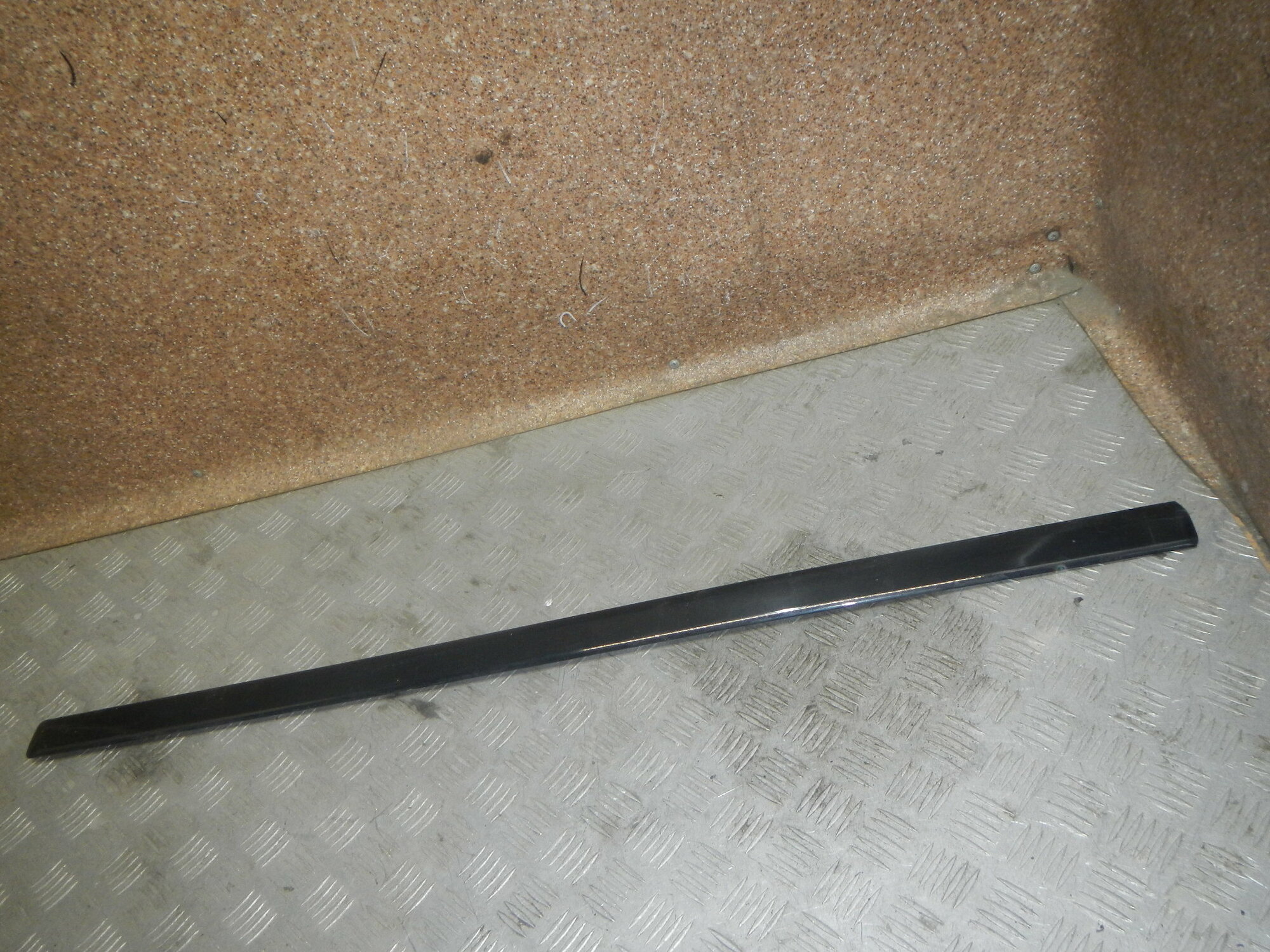 Б/У Молдинг двери передней левой, Audi (Ауди)-A3 (8PA) (04-) AUDI A3 (8PA) (04-) 5дв Царапины, сломано 2 крепления. 54777...