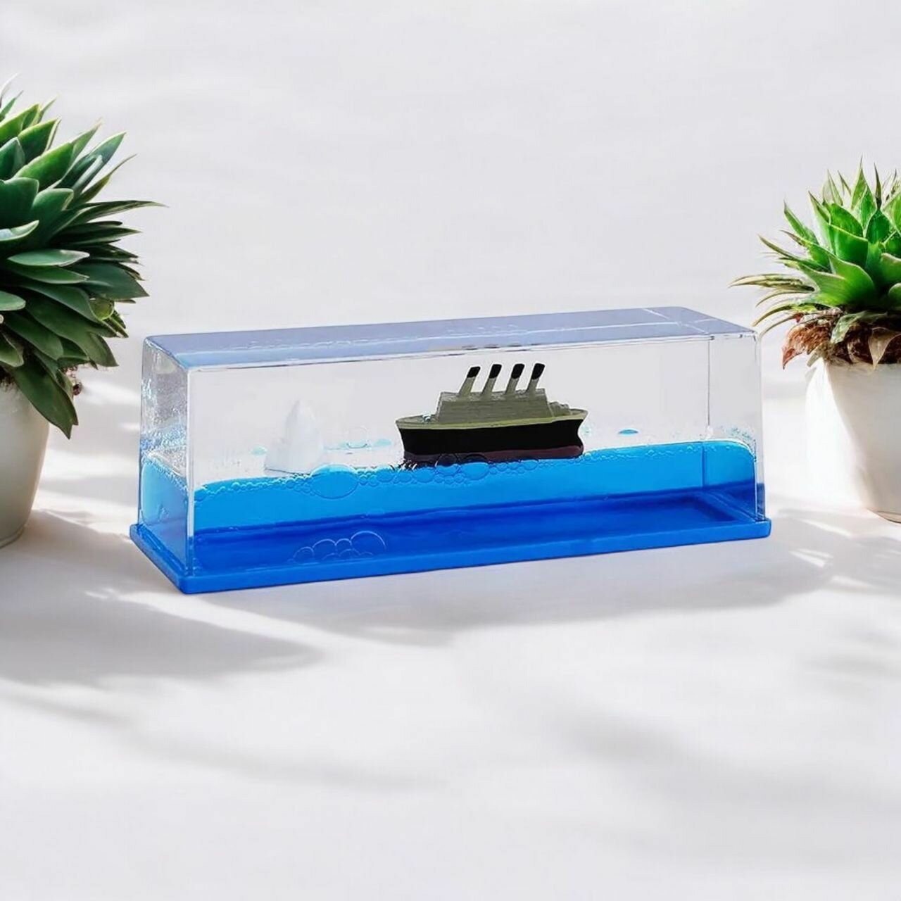 Сувенирный кораблик антистресс на панель автомобиля Титаник / Titanic, Drift Bottle