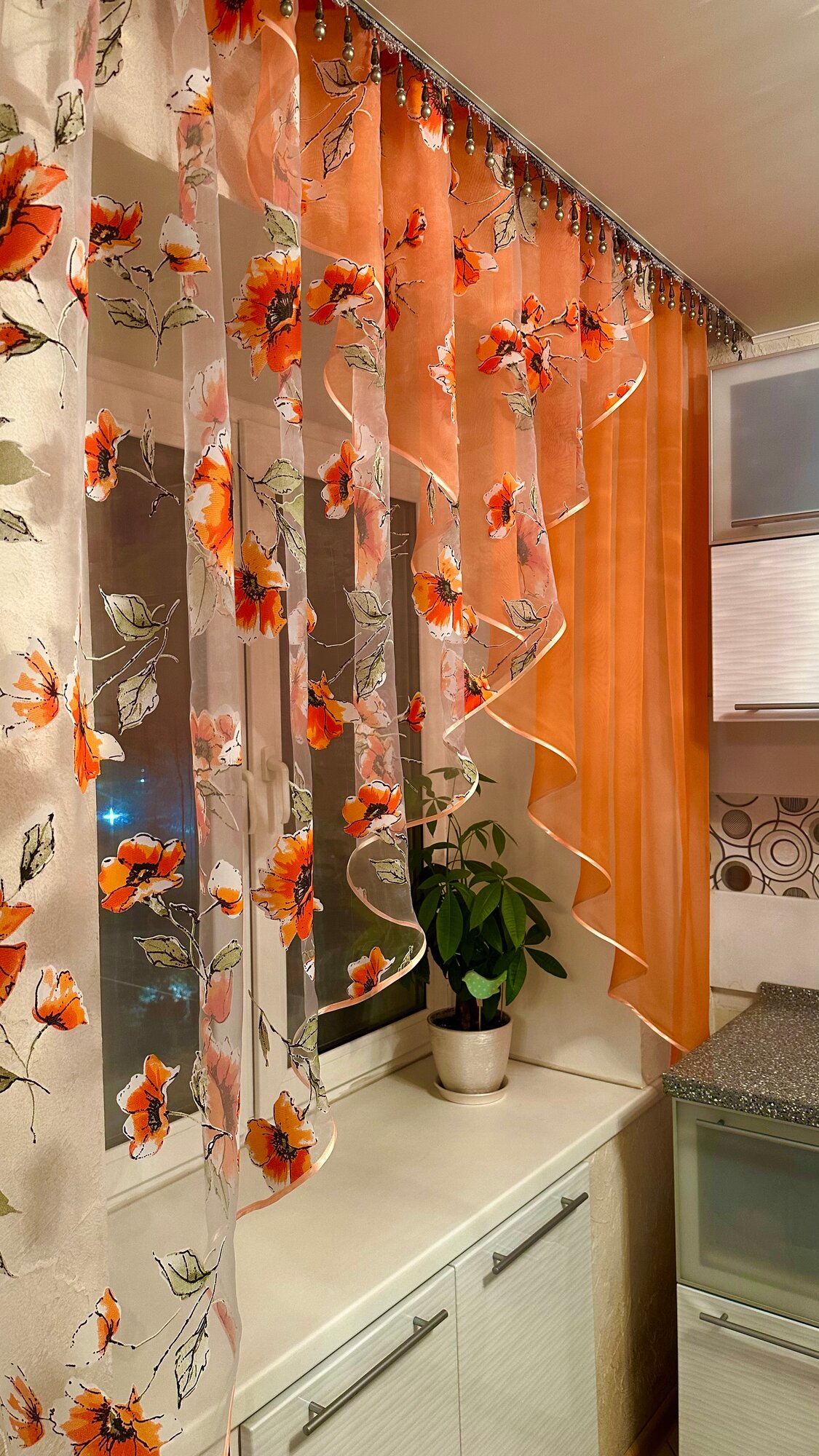 Кухонная шторка оранжевые маки, ширина 3м, высота 1,7м