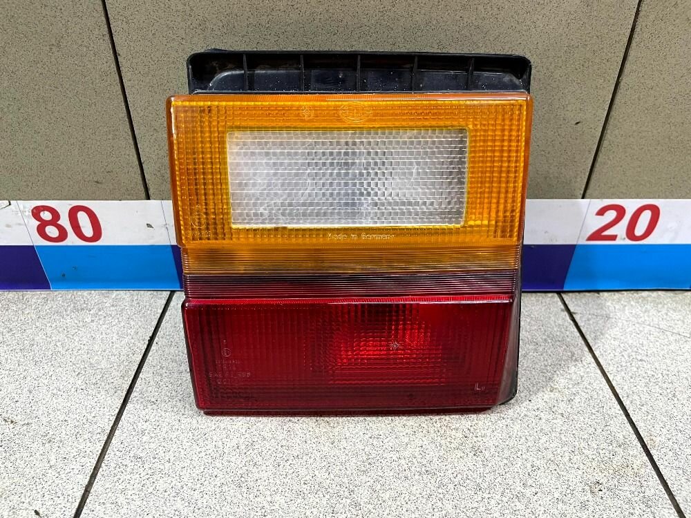 Фонарь задний внутренний левый Audi 100 C3