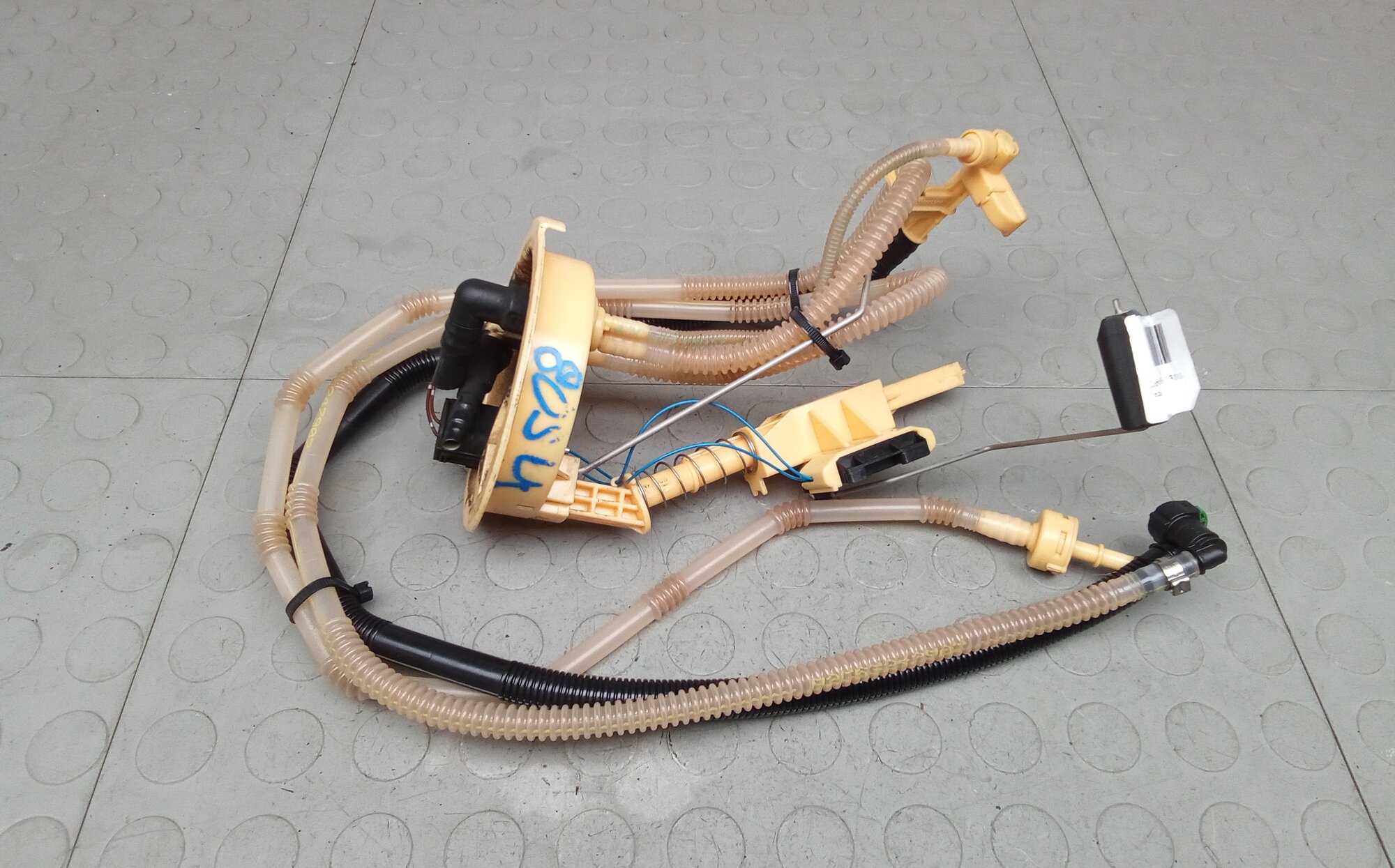 Датчик уровня топлива BMW 3 E90/E91, Номер 16117190944, 16117190947