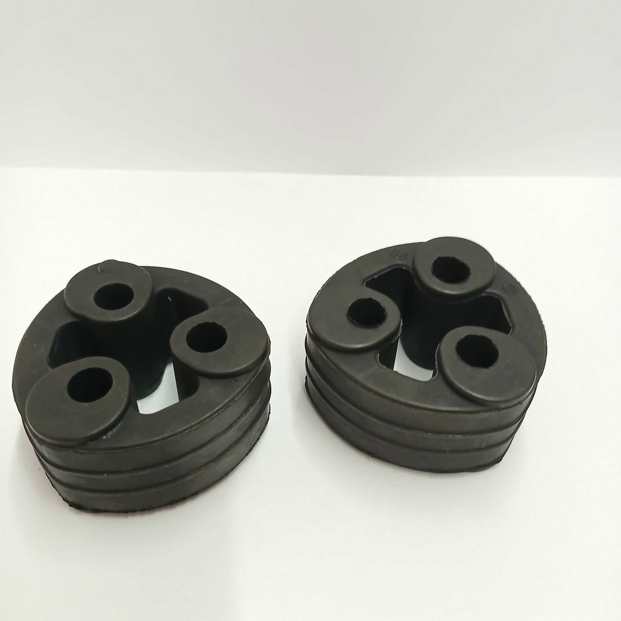 Крепление (подвес) глушителя (комплект 2 штуки) артикул 1200015K00 Great Wall Hover H3, H5, M2, Sailor, Safe, Deer, Wingle