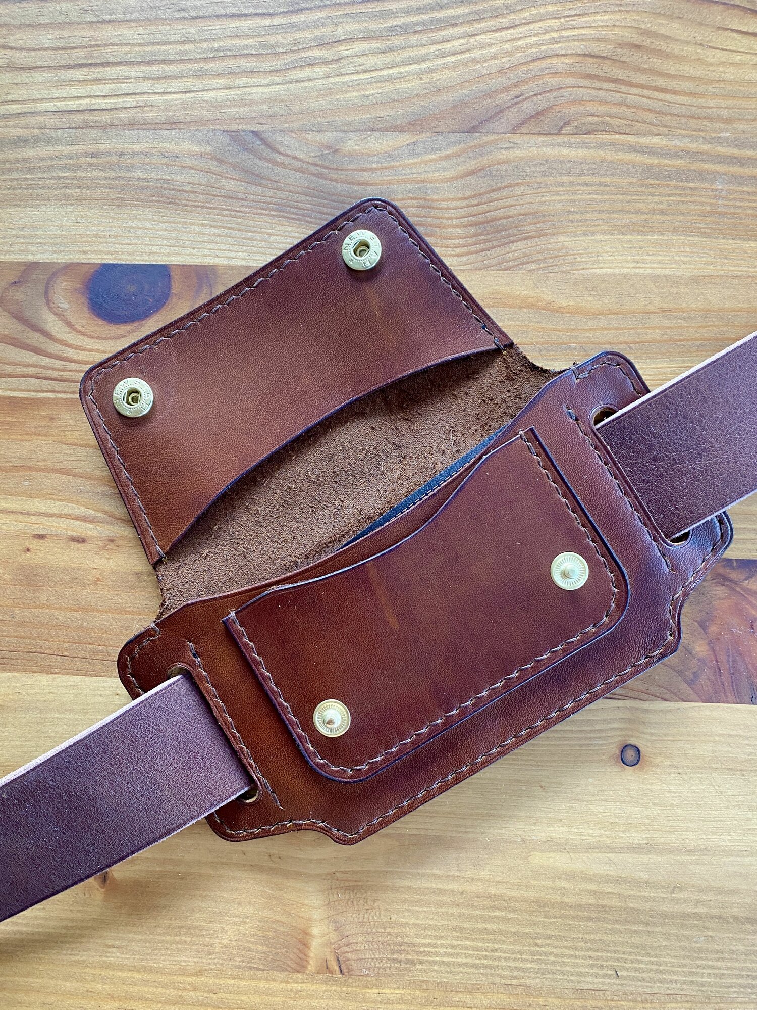   , коричневый