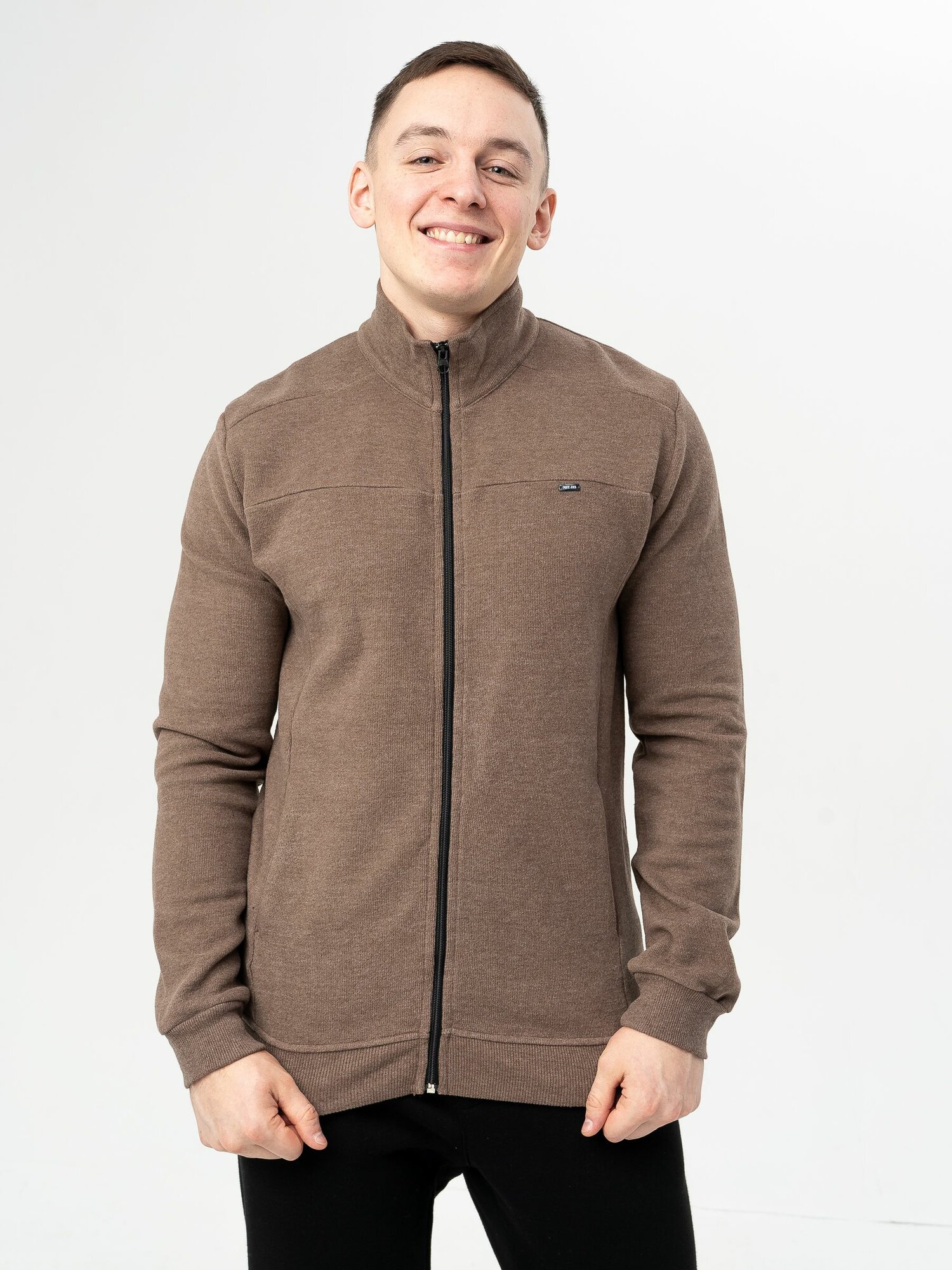 Толстовка спортивная