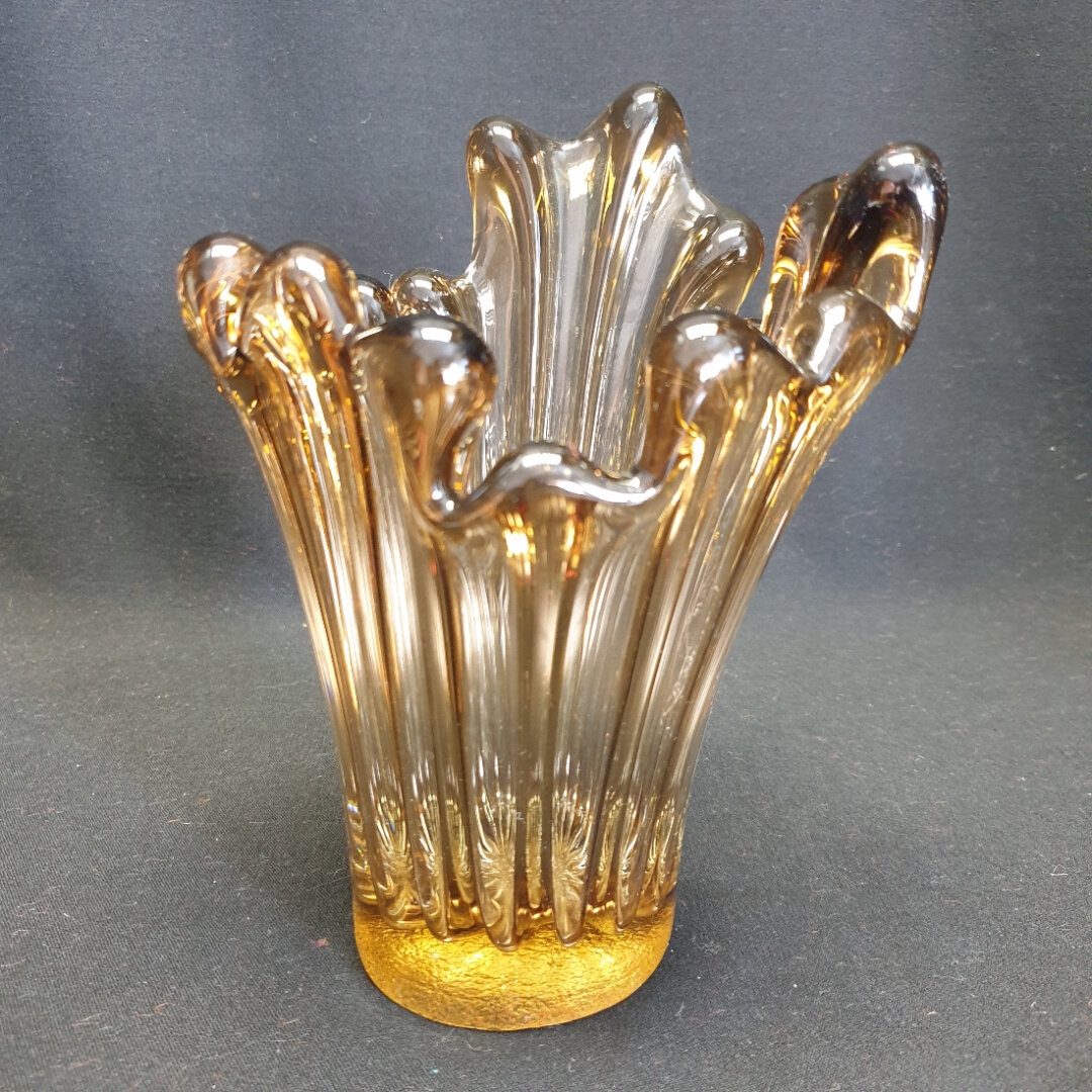 Ваза "Брызги шампанского 6", цветное гутное стекло медового оттенка, Орловский к-т Победа,1984 г, СССР