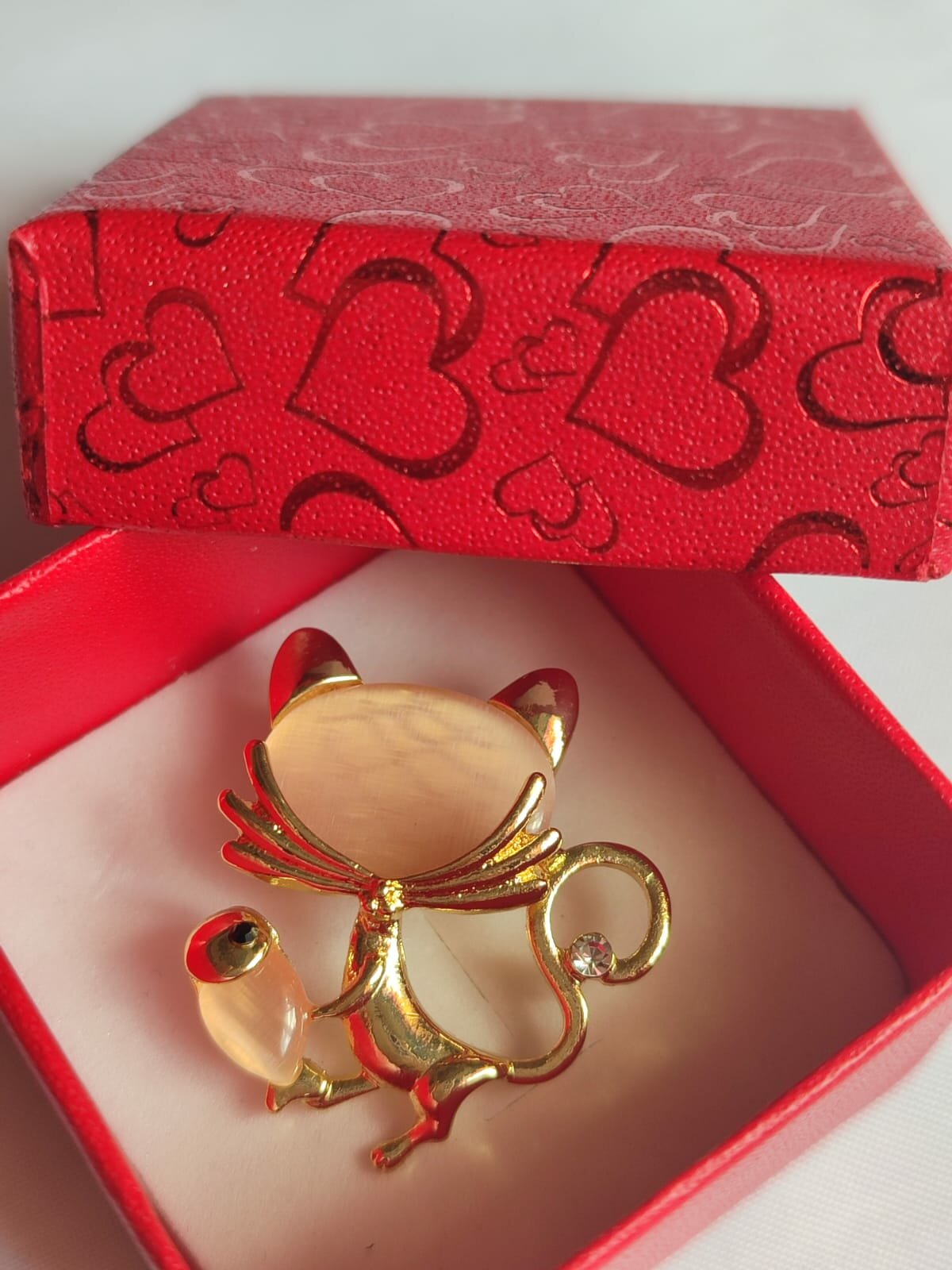 Брошь, кошачий глаз, стразы