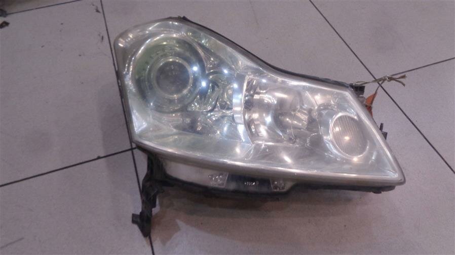 Фара правая от Nissan Fuga 2004-2009
