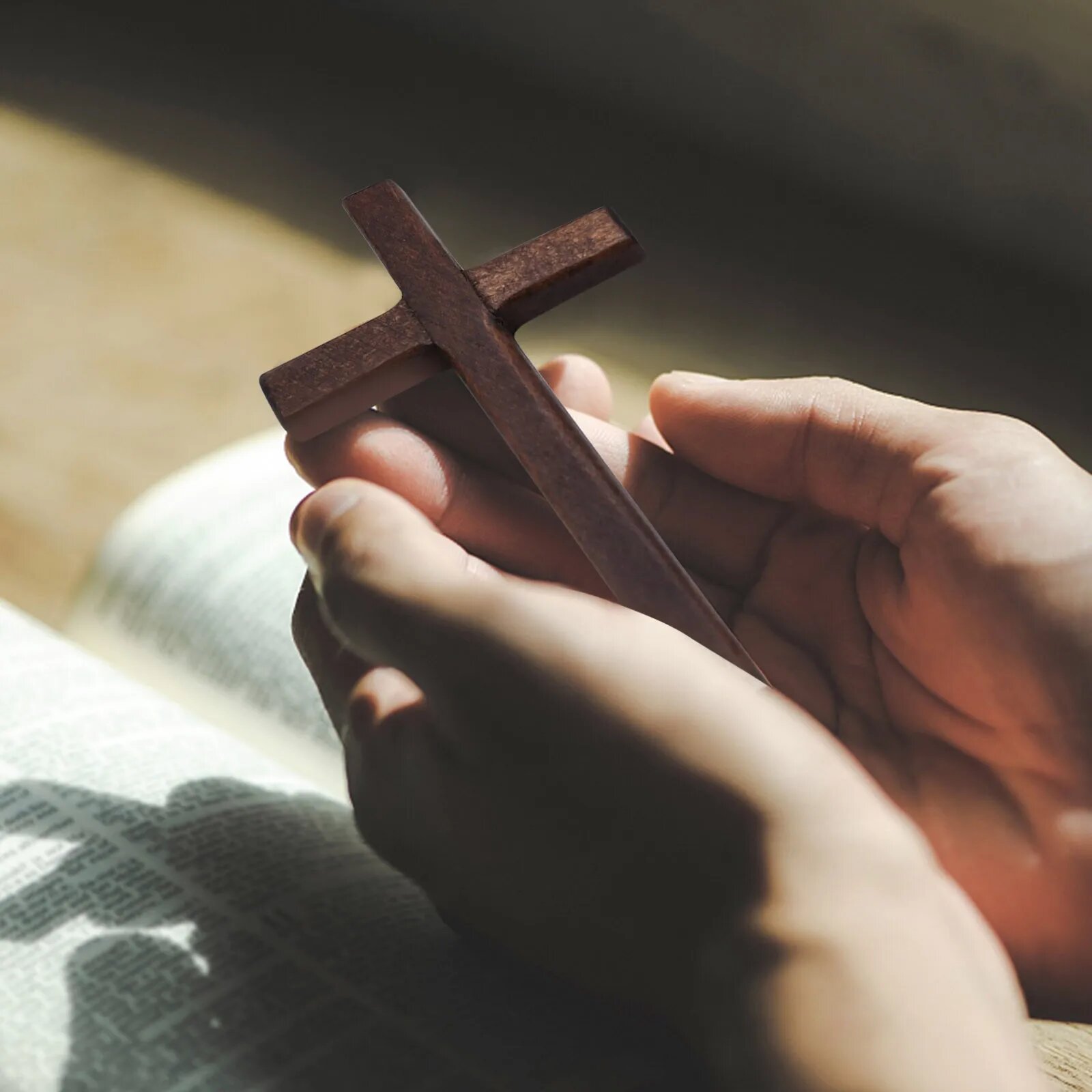 Деревянный крест для дома