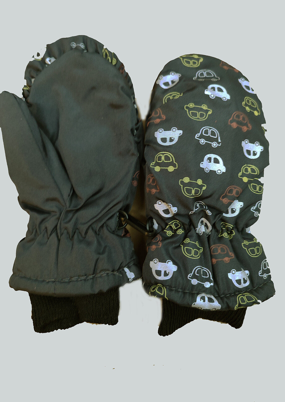 Варежки с машинками для мальчиков