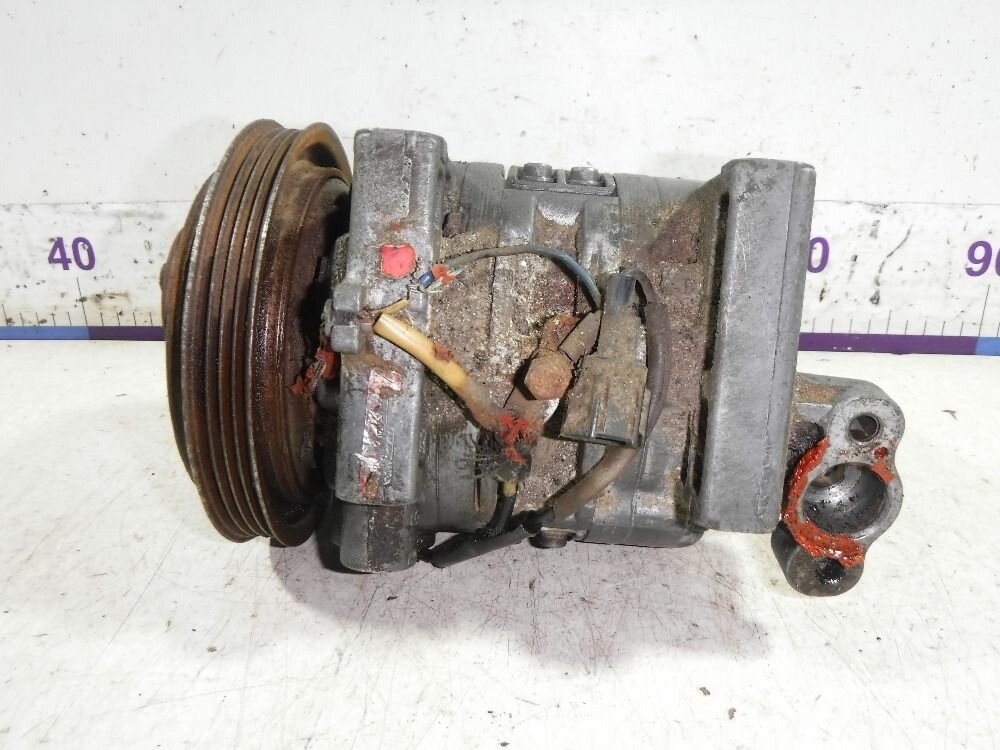 Компрессор кондиционера Nissan Almera N15 926001M015