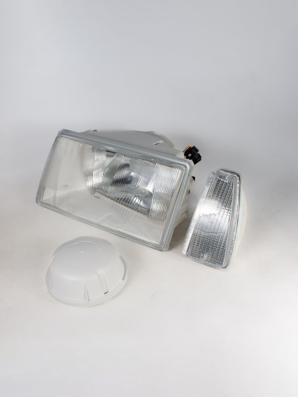 Фара для а/м ВАЗ 2108 (левая) (белый. указат.) "СЕВиЕМ"