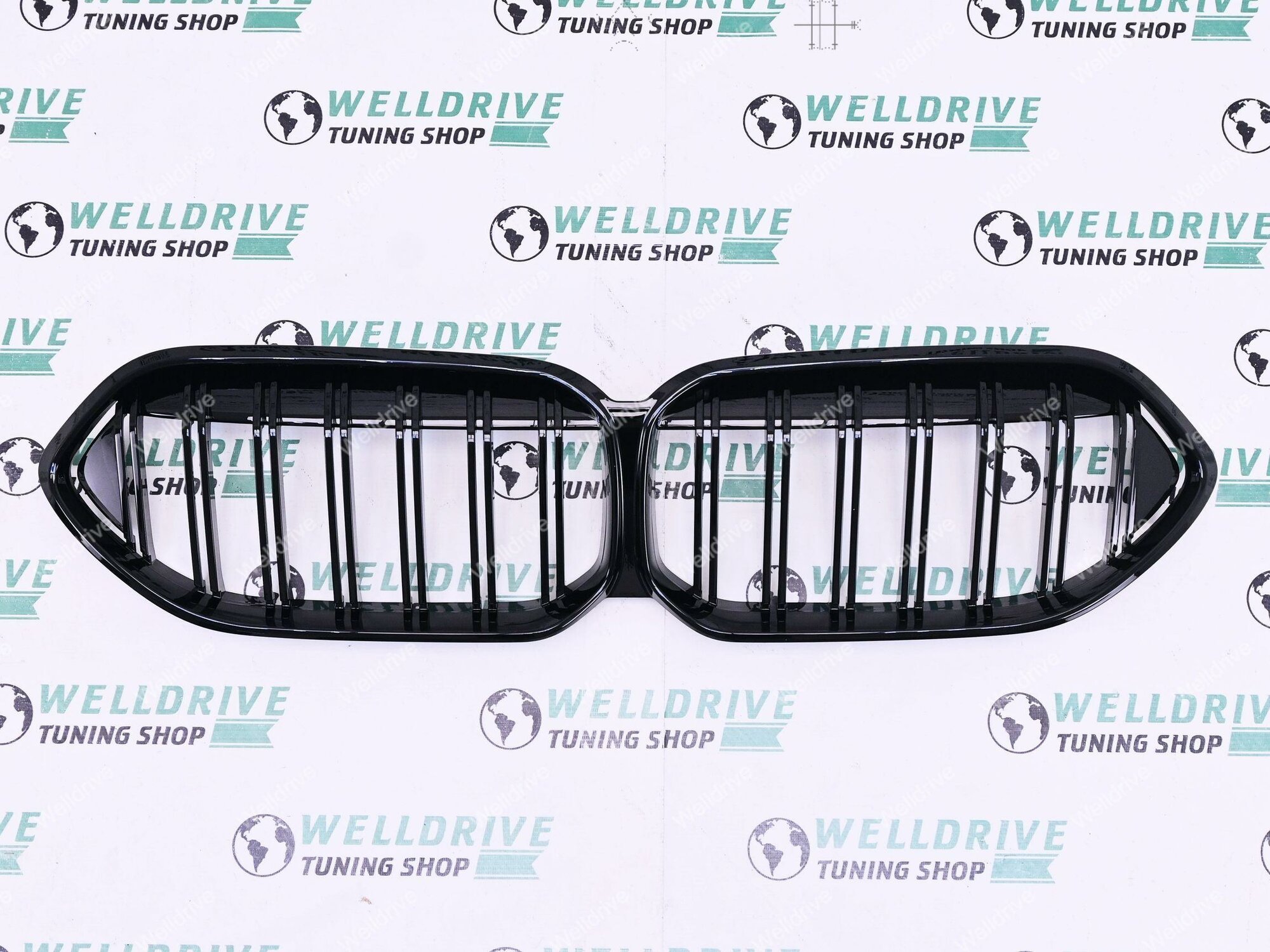 Решетки радиатора BMW 2-Series F44 19- рестайлинг стиль M черный глянец