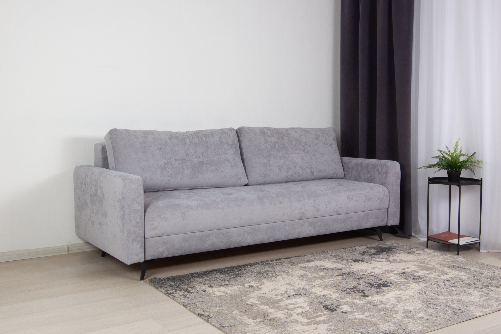 Прямой компактный диван Мэдисон на металлических ножках, общим габаритом 220х97 см