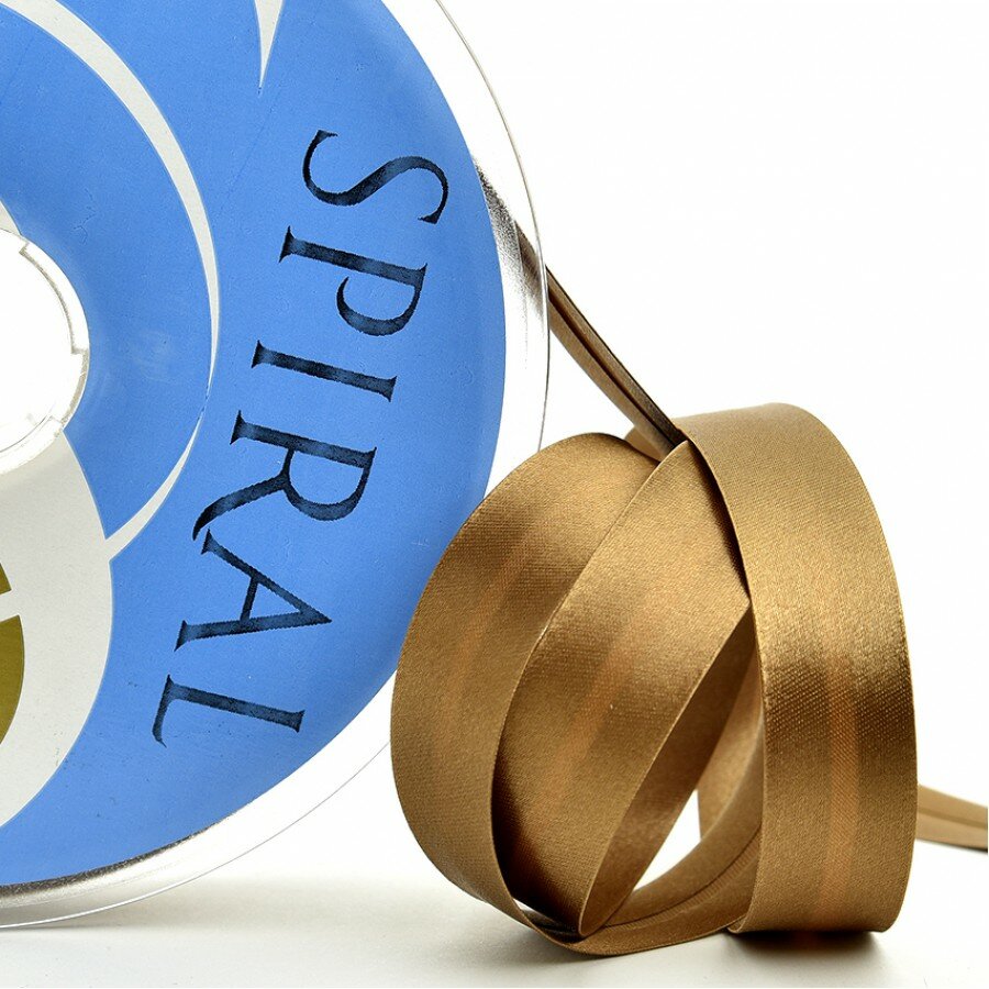 Косая бейка атласная 20 мм, 25 м, цвет 64, молочный шоколад