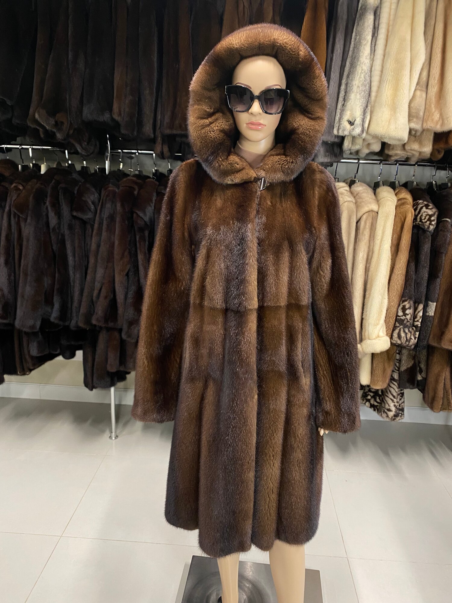 Натуральная норка. Шуба 48-50 р.