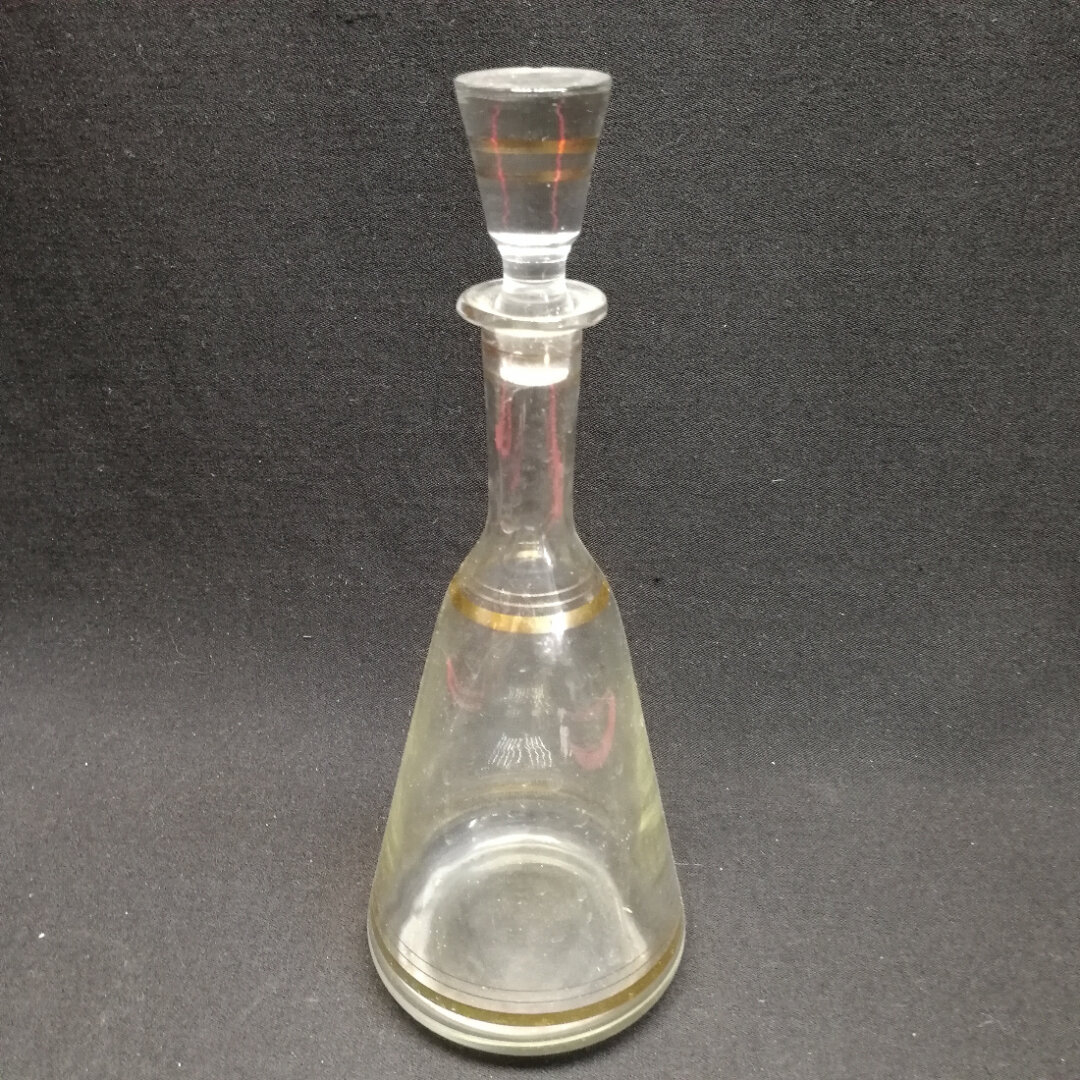 Стеклянный графин с крышкой, СССР