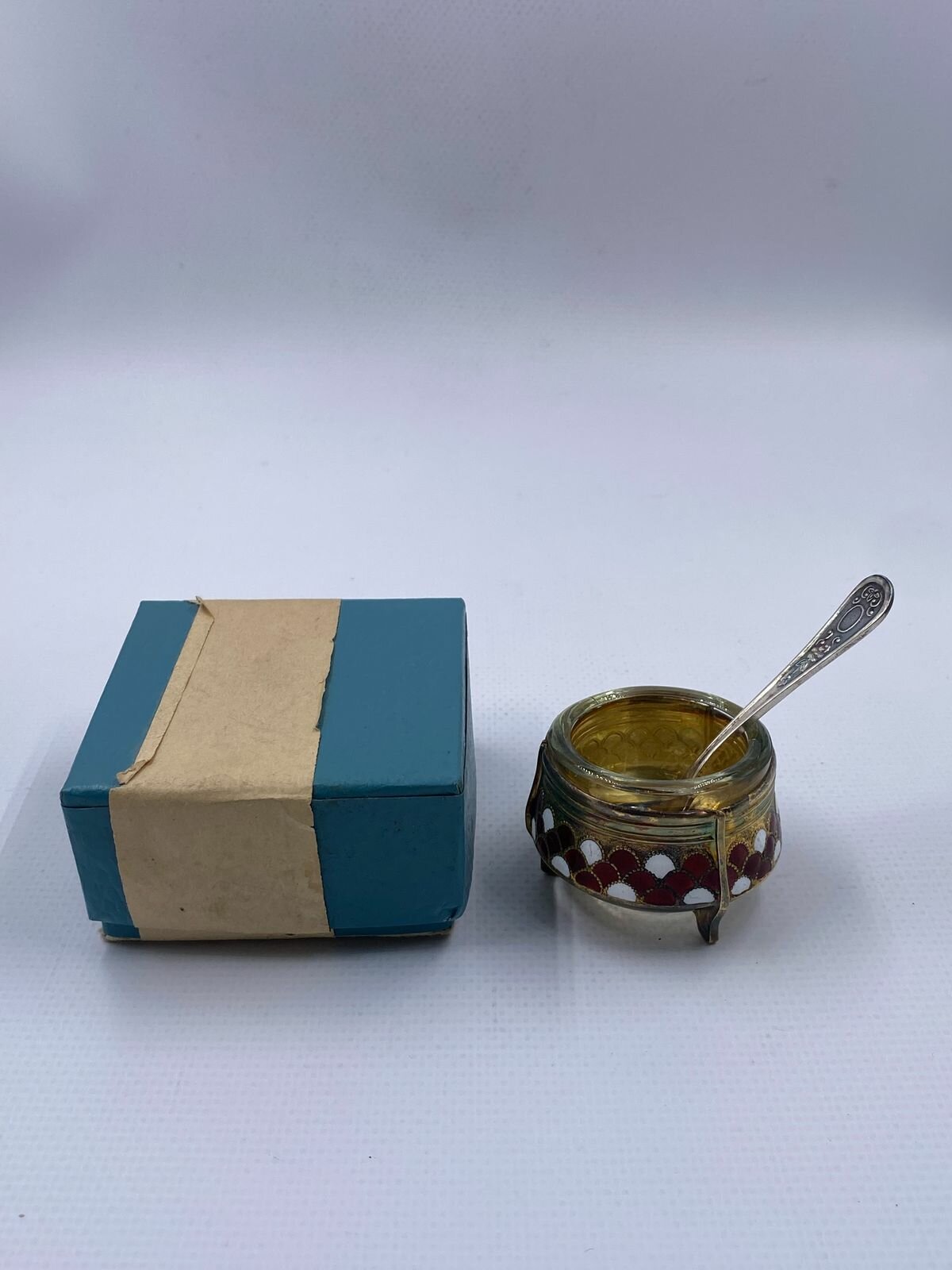 Солонка Эмали, Мельхиор, Позолота Мстрета СССР с мельхиоровой ложечкой Комплект! Новая в коробке!