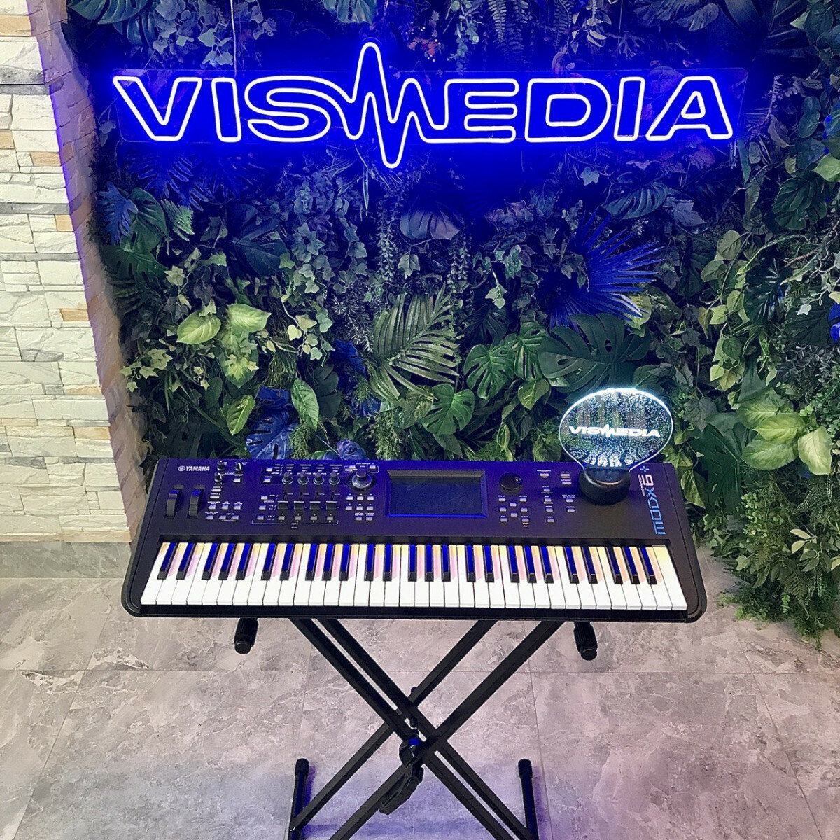 Синтезатор рабочая станция Yamaha MODX6+ (61 клавиша, портативный)