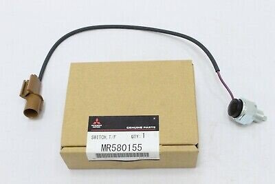 Датчик лампы перемещ. ручки раздат. коро Mitsubishi MR580155