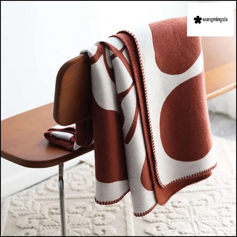 Эксклюзивное пледодеяло 130x180 см для релаксации с жаккардовым кашемировым узором в скандинавском стиле