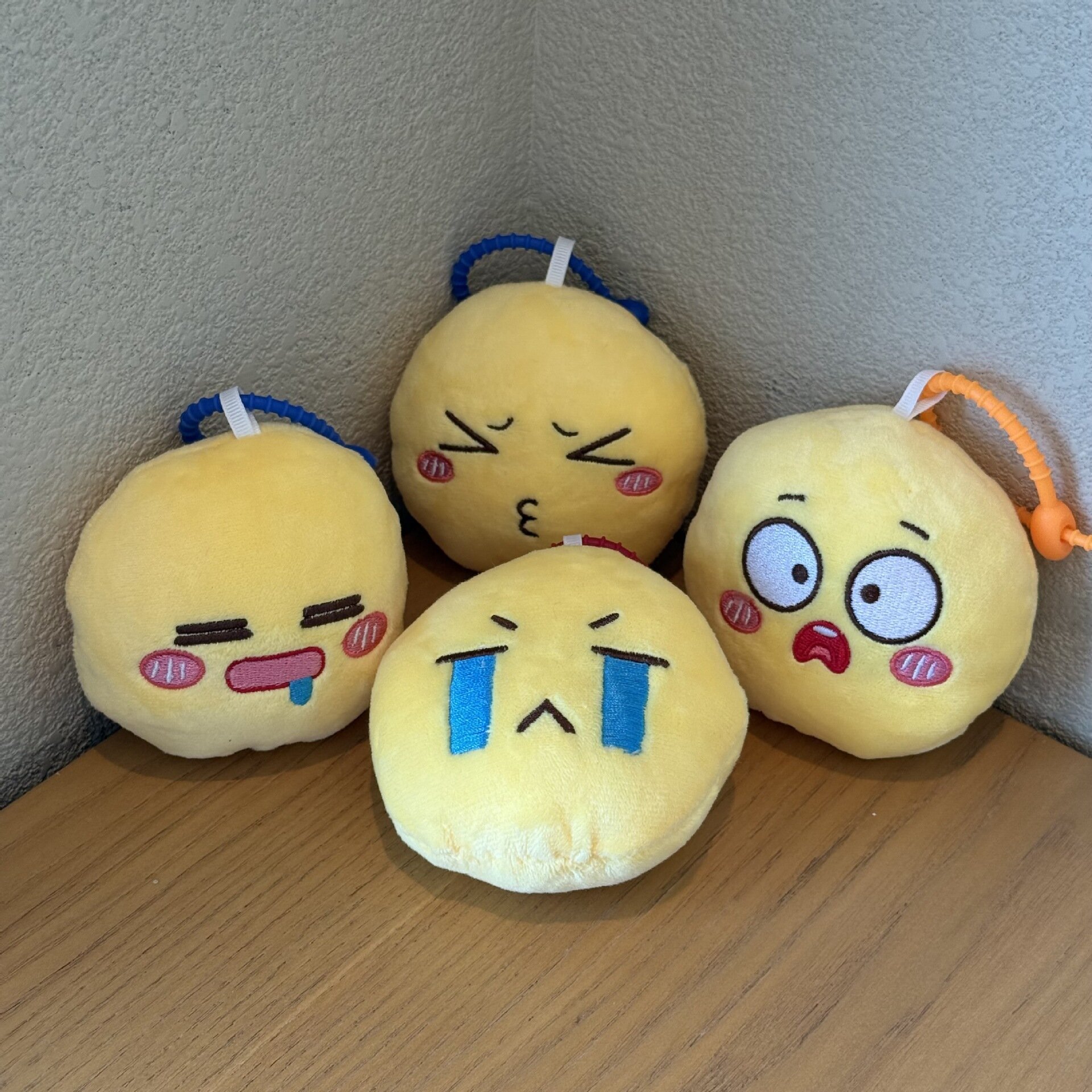 Милый набор смайликов, плюшевая игрушечная подвеска, мультяшная подвеска на школьную сумку, кукла-брелок, сувенир на корпоративное мероприятие