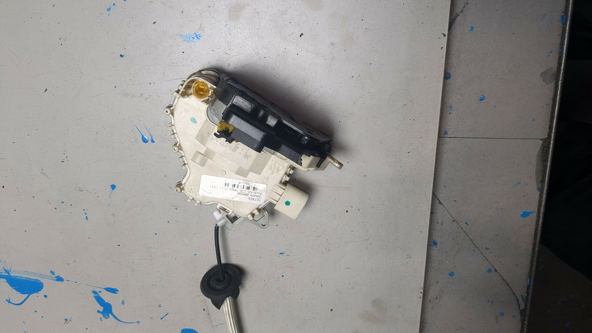 Замок двери левый передний Audi A6 (C6) Б/У