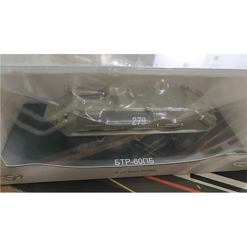 WELLY 1:43 Модель автомобиля BTR-60 из металла