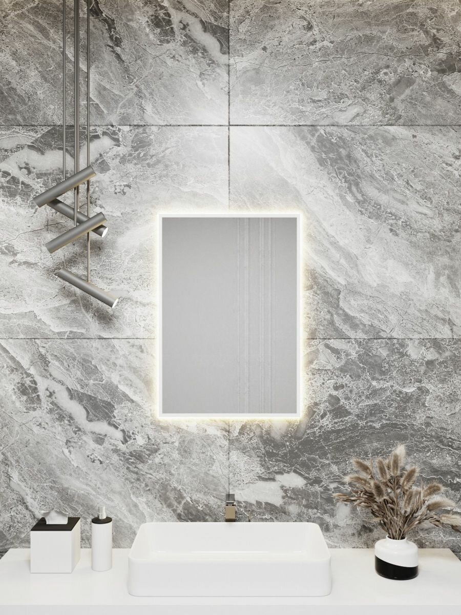 Зеркало в ванную 70х40 см. белое с подсветкой. Свет: Нейтральный белый 4500К. В алюминиевой раме настенное BLX MIRROR