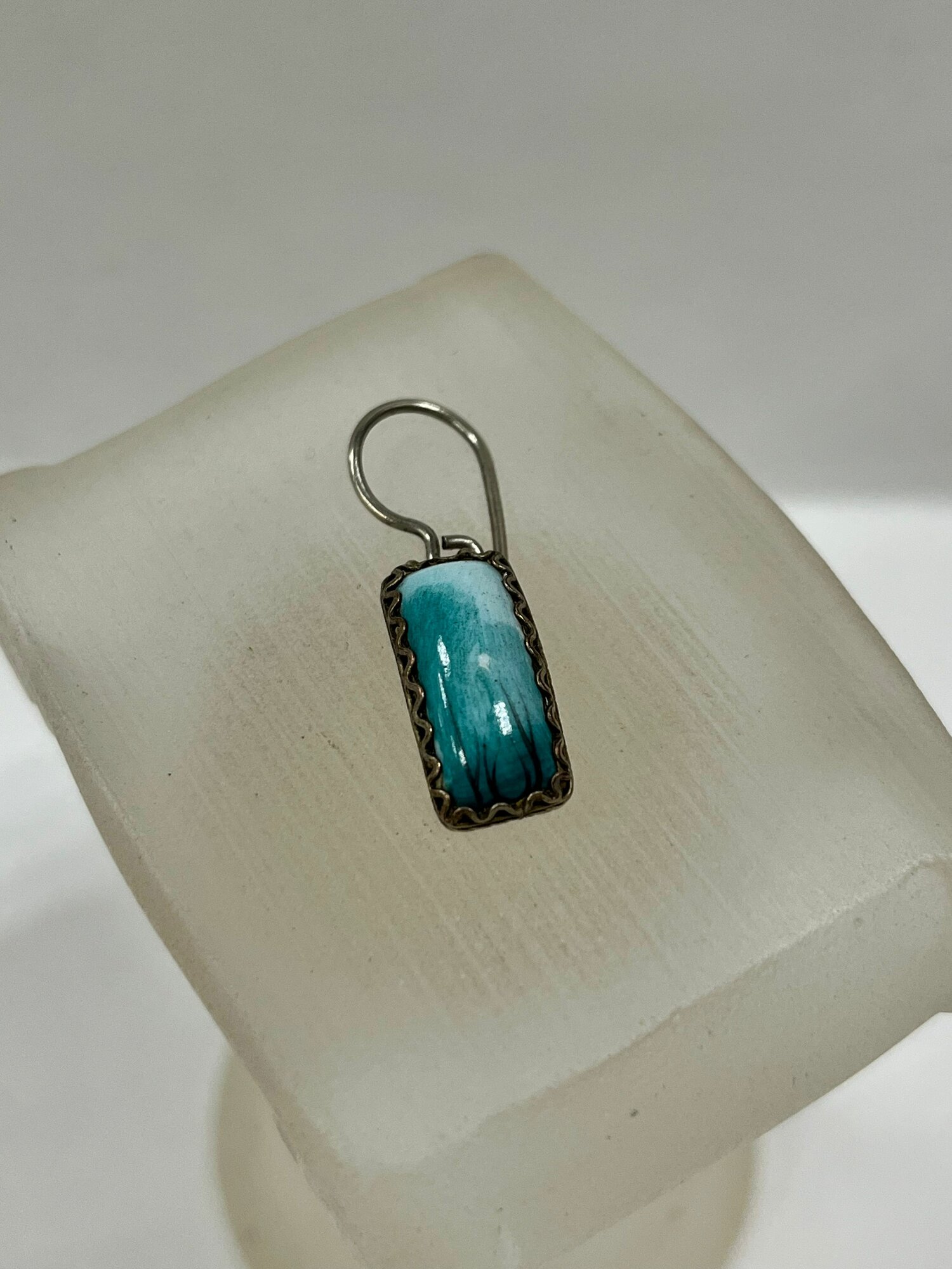 Советская мельхиоровая серьга, одиночка, финифть, ручная роспись, сделано в СССР