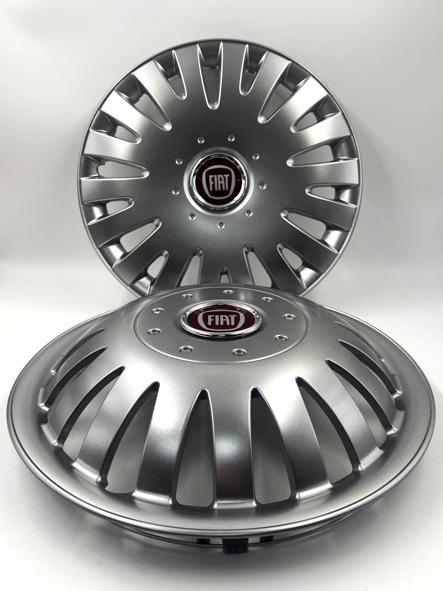 Колпаки на колеса гибкие с эмблемой FIAT Ducato R15 4 шт