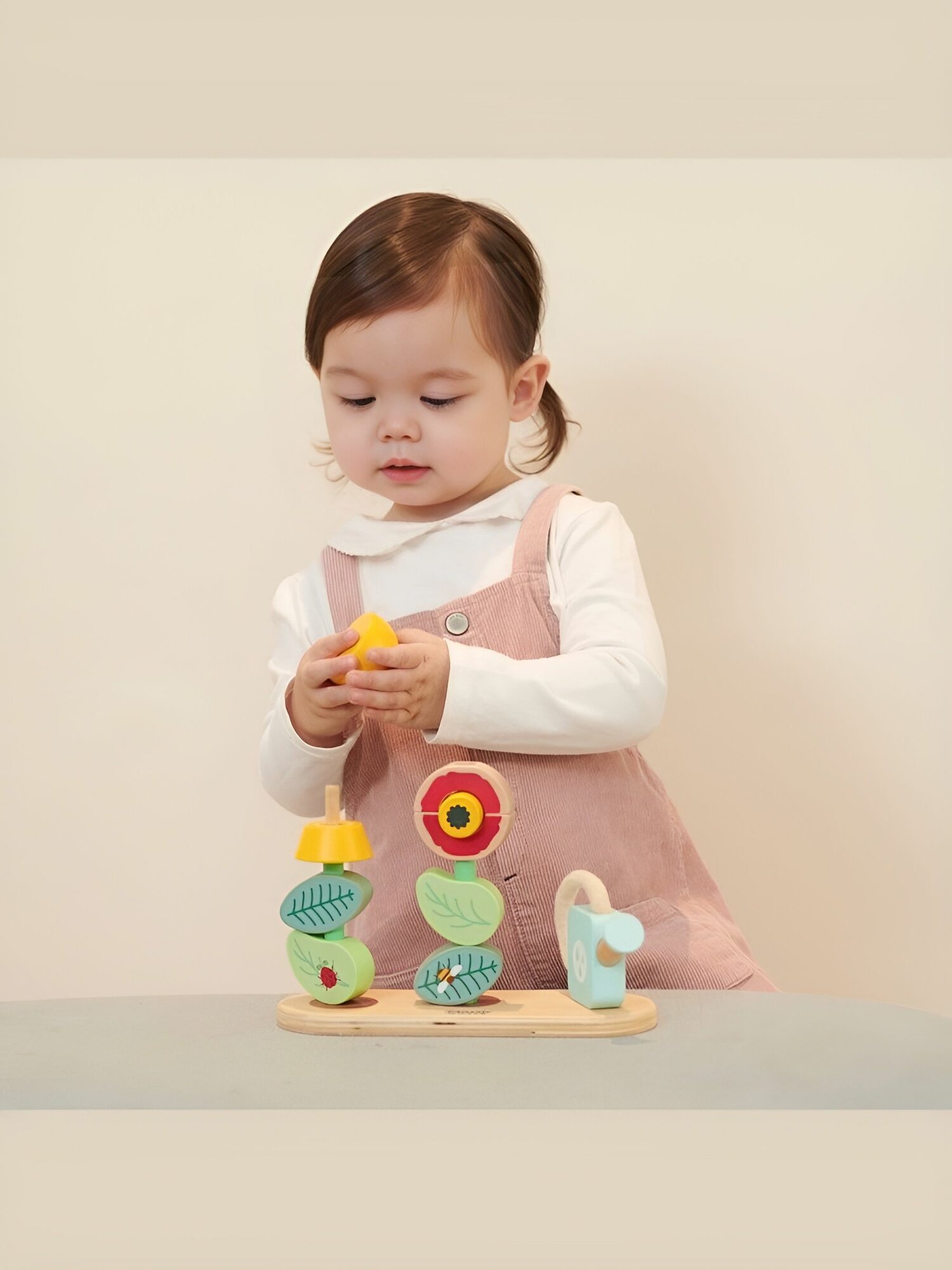 CLASSIC WORLD Деревянная пирамидка Цветочный сад для малышей от 1 года