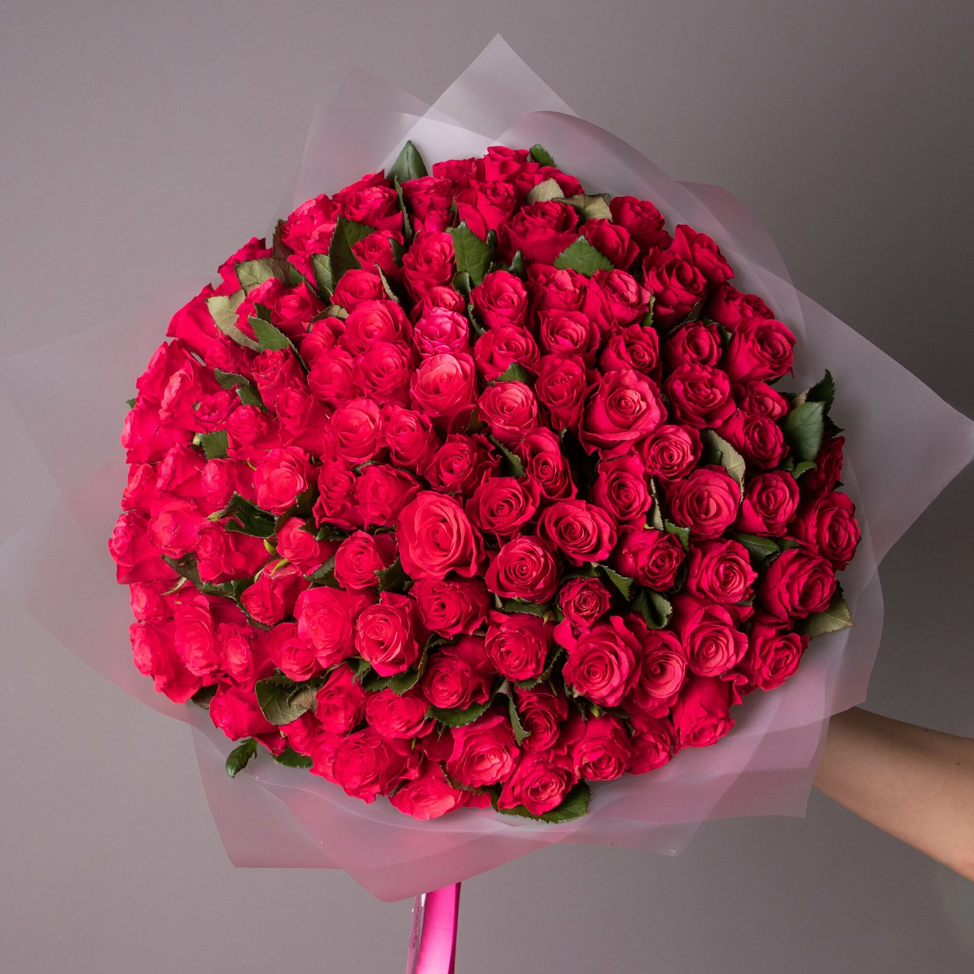 Букет из малиновых роз 101 шт Высота 50 см в коробке и аквабоксе от "Простоцветы"