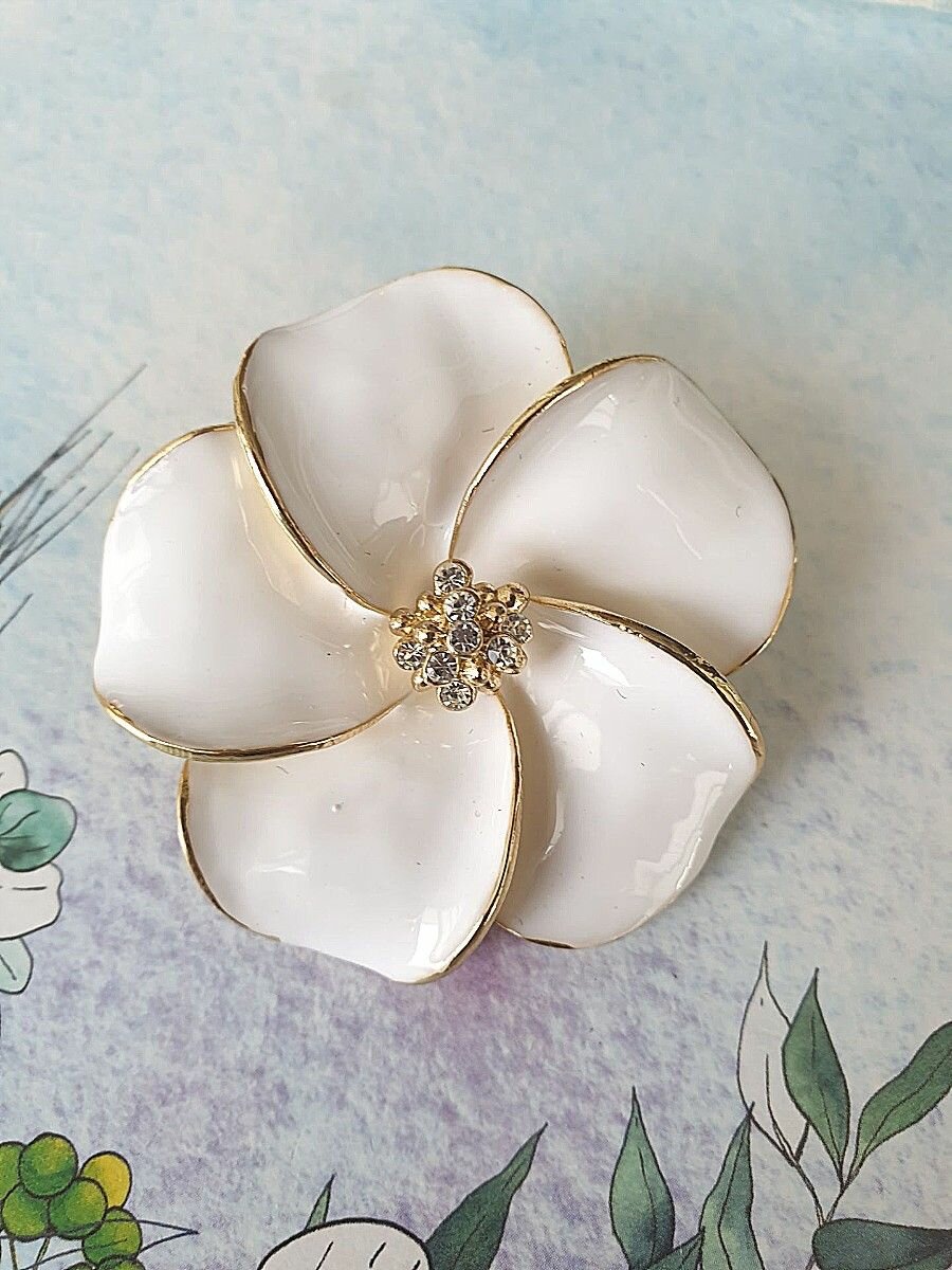 Брошь, стразы