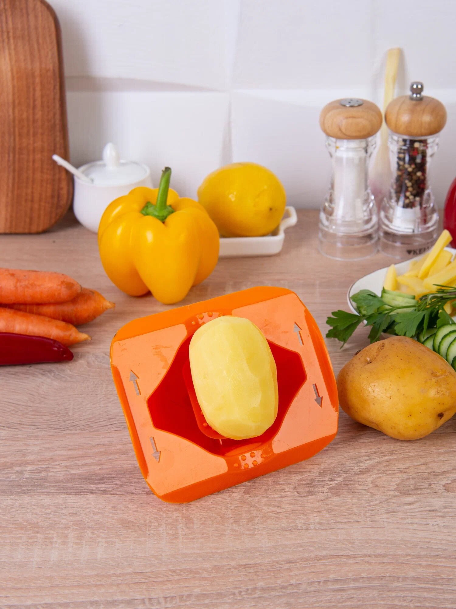 Овощедержатель для овощей и фруктов, Либра-плас, пластик, металл, цвет оранжевый.