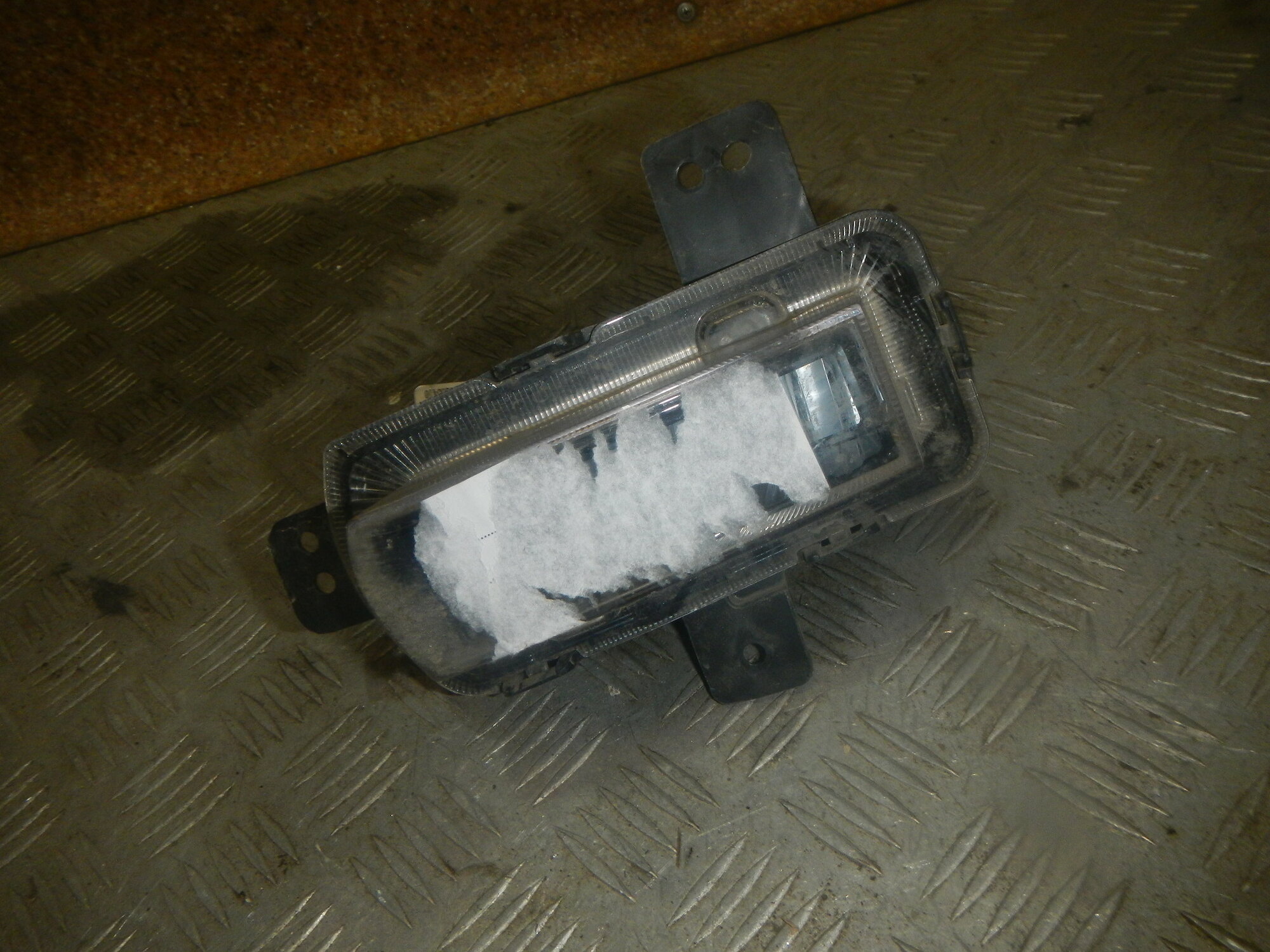 Б/У Фара противотуманная левая, Geely (Джили)-COOLRAY (20-) GEELY COOLRAY (20-) Сломана 1 направляющая, отсутствует пров...