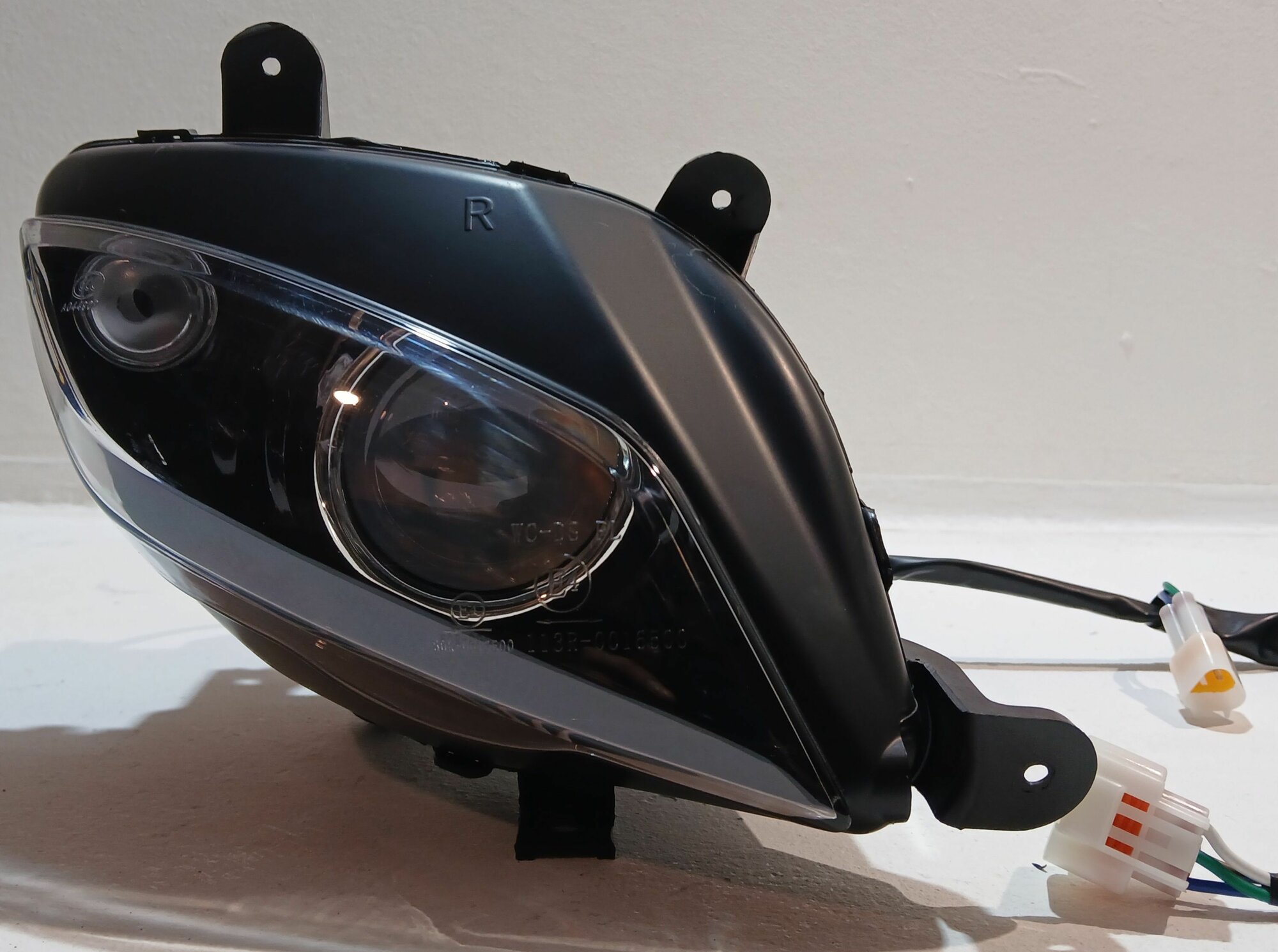 Фара передняя правая (линза) Motoland R1 300