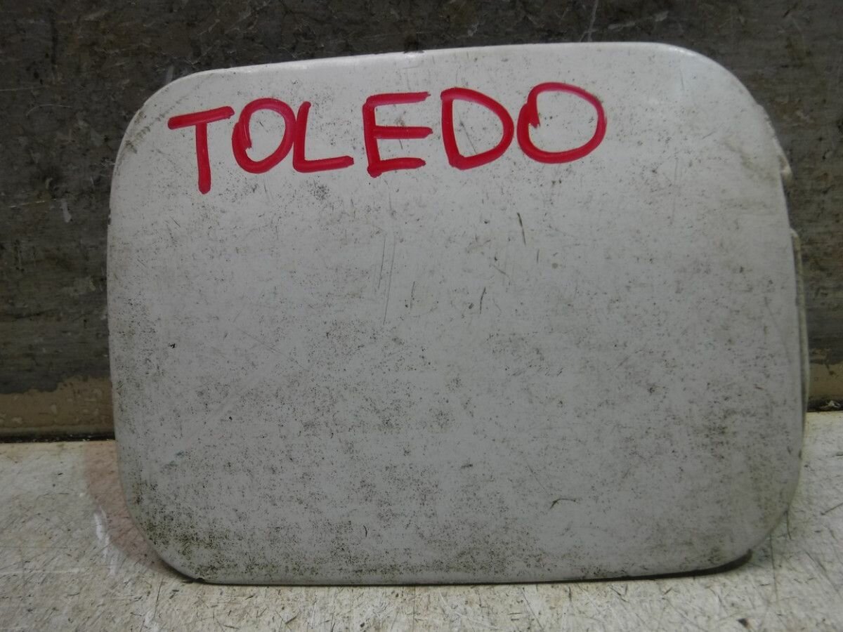 Лючок бензобака SEAT Toledo I (1991—1999) 1L0010004A