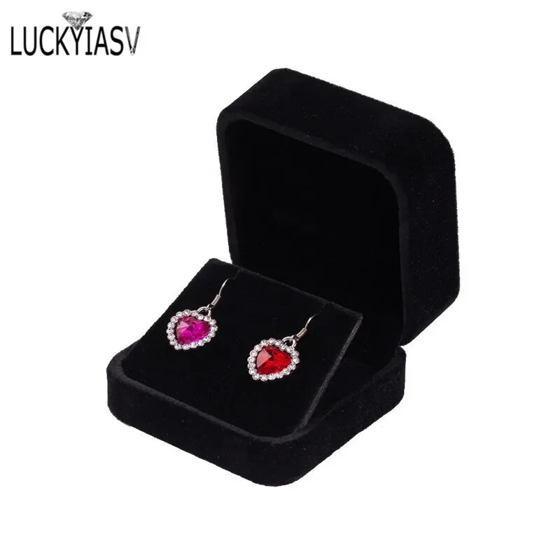 Бархатная шкатулка для украшений 7*7*4 см черный