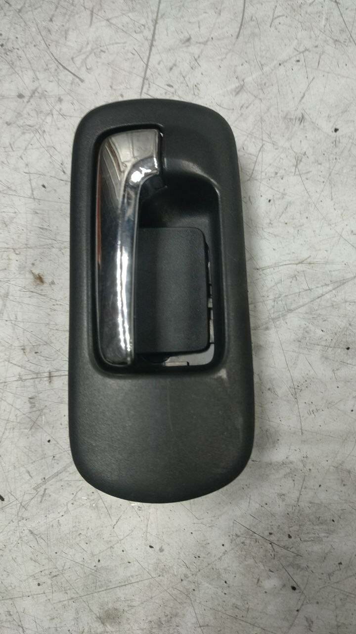 Ручка внутренняя двери передней левой Honda Civic 7 (2000 - 2003)