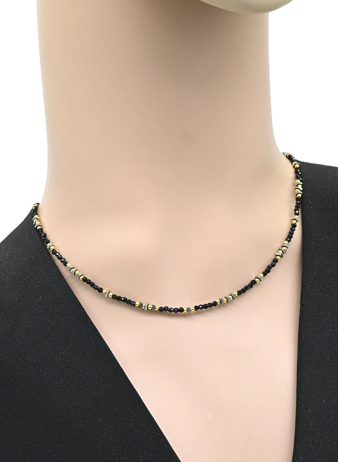 Чокер, шпинель