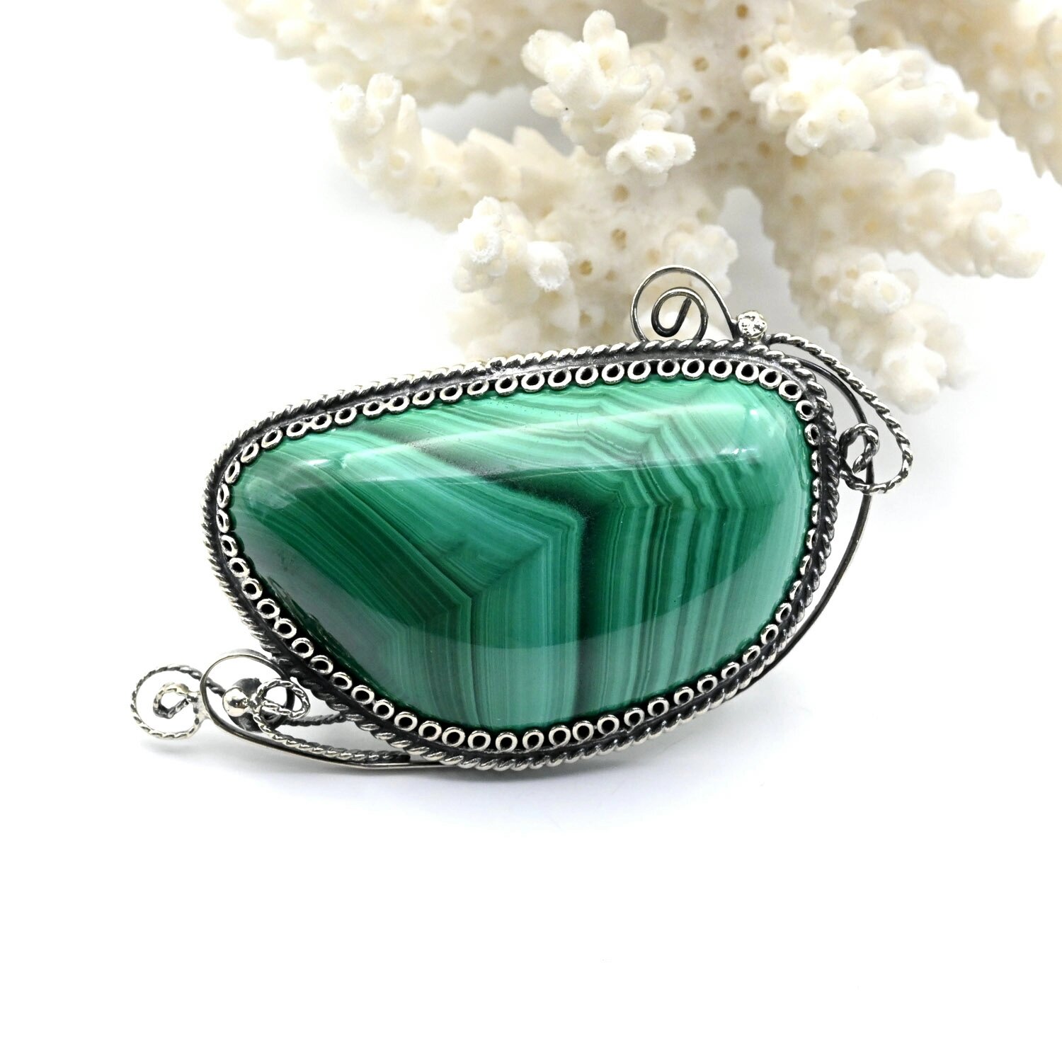 Брошь, малахит