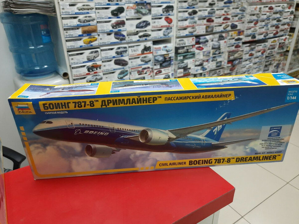 Сборная модель самолета 1:144 Звезда 7008 Пасс. авиалайнер "Боинг 787-8" Дримлайнер