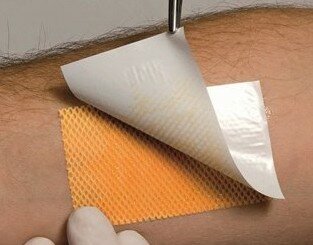 Повязка Воскопран атравматическая, с мазью Повидон-Йод, сетчатая, стерильная, 10х25см, 10шт