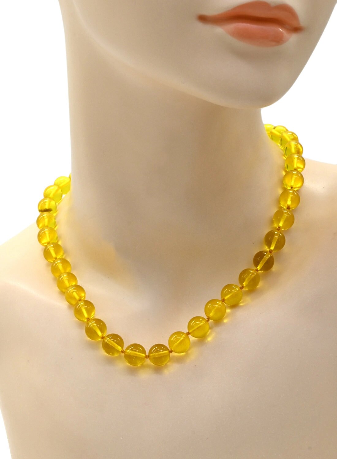 Бусы, янтарь