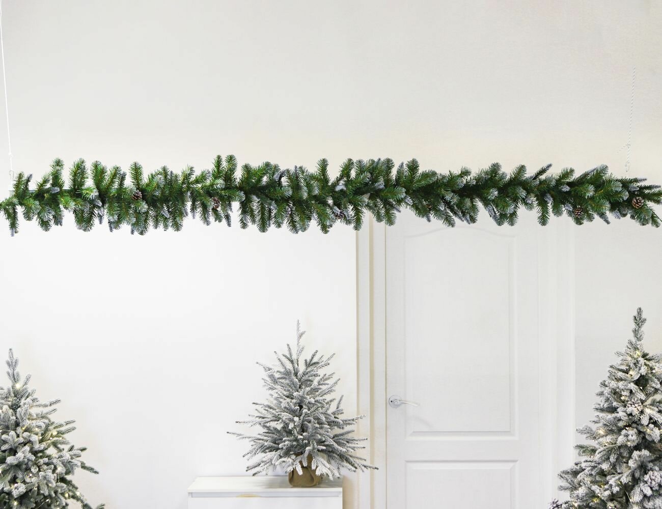 Хвойная гирлянда императрица с шишками, заснеженная, хвоя - ПВХ, 180х30 см, Triumph Tree 73825