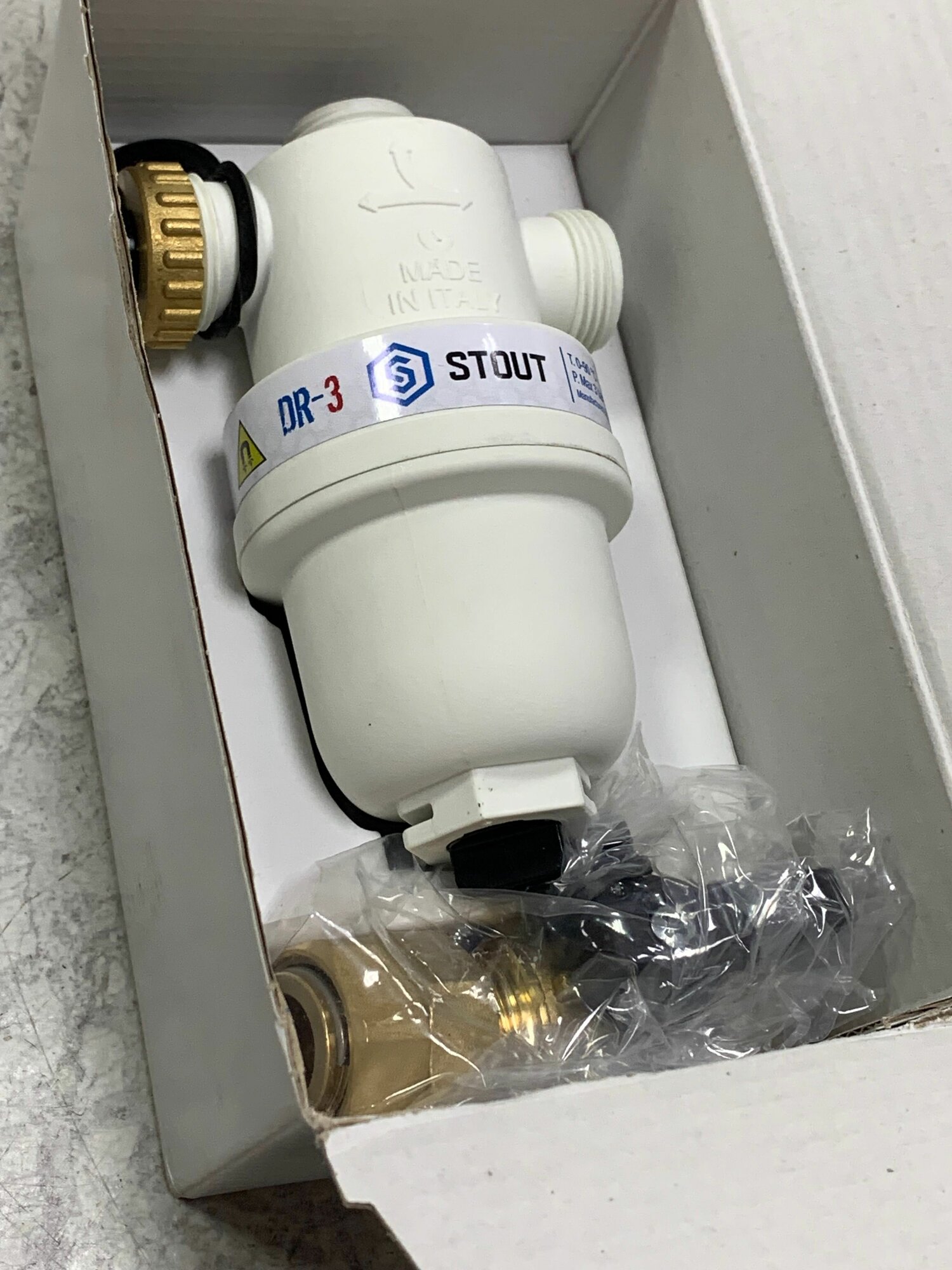 Stout Sfw-0072-000020 фильтр -шламоотделитель с магнитом для настенных котлов, 3/4" нр-3/4" нг-3/4" .