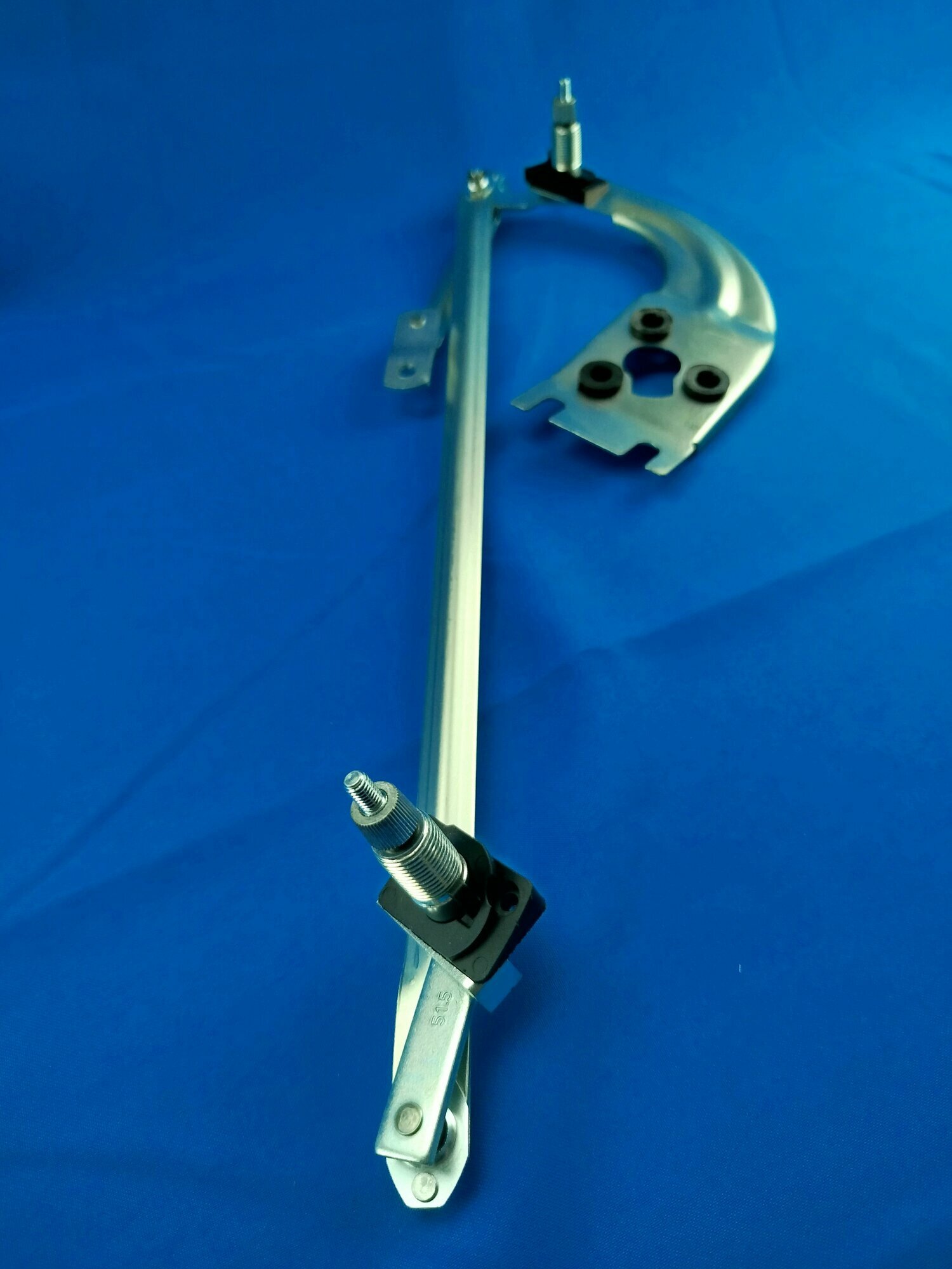 Трапеция стеклоочистителя "HOFER" для автомобилей ВАЗ 2103-07