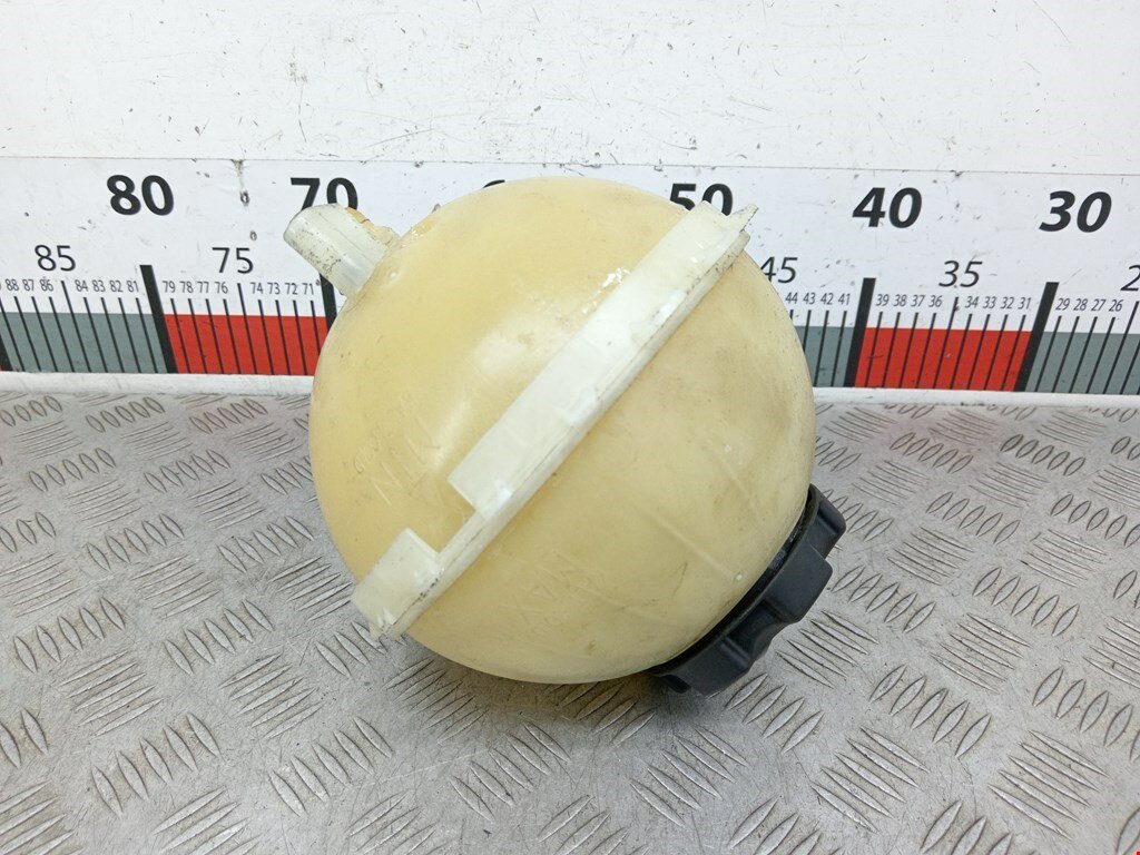 Бачок расширительный BMW 3-Series (F30/F31/F34/F35) 17137642158 арт. 2257117