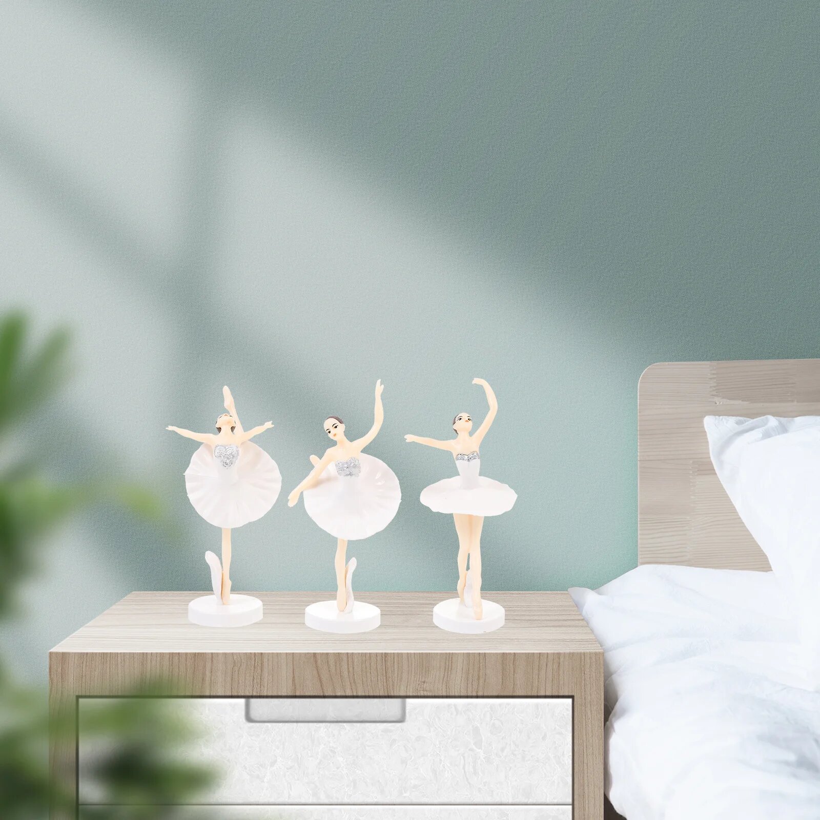 Фигурки балерины пластиковые белые